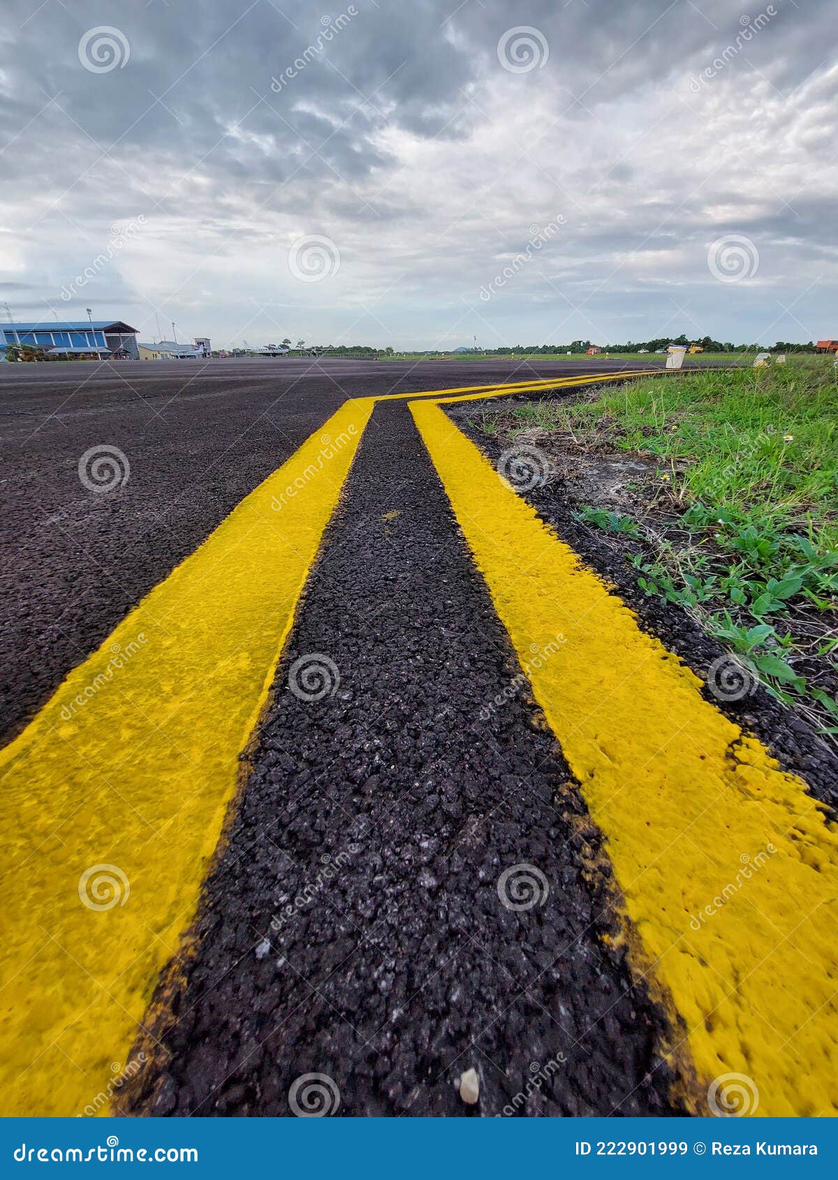 Yellow Straight Lines in Street Stock Image - Image of yellow, line ...