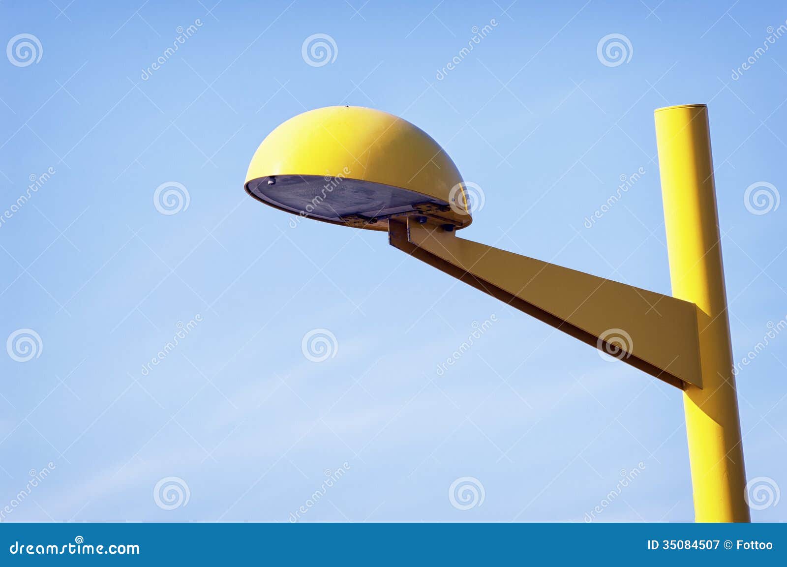 Yellow streetlamp stock image. Image of outdoors, horizontal - 35084507
