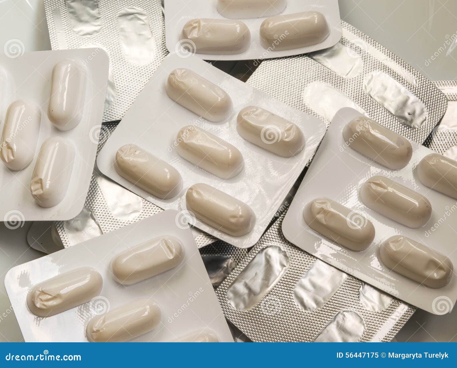 Yellow tablet of fish oil stock image. Image of macro - 56447175