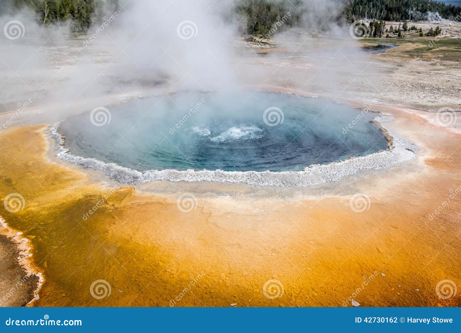 Yellowstone Geyser editorial photography. Image of glory - 42730162