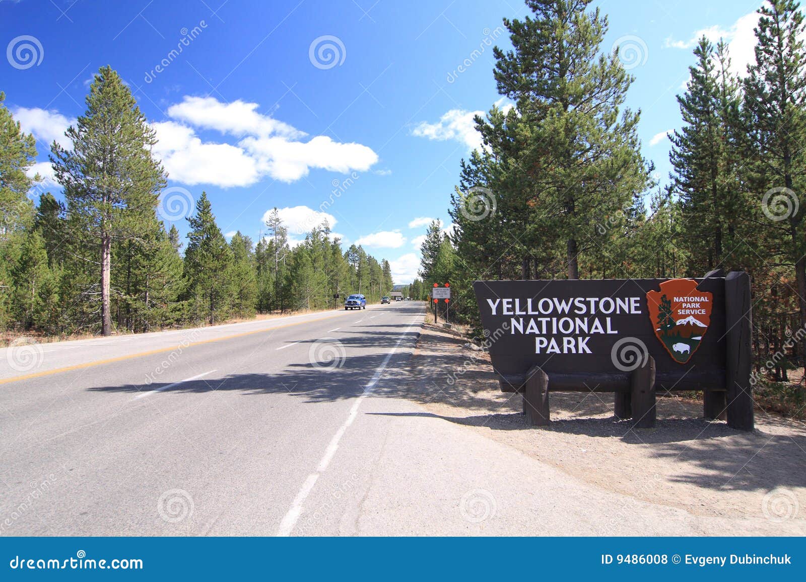 Yellowstone National Park Sign Stock Photo - Image of sign, yellowstone ...