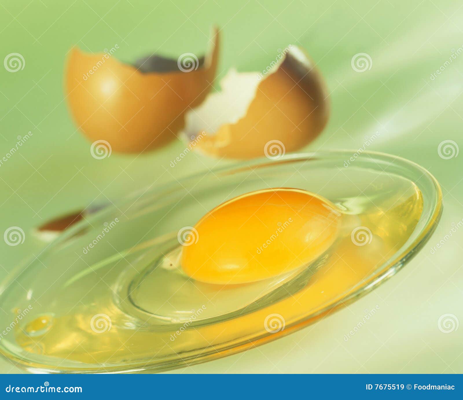 Yema de huevo imagen de archivo. Imagen de crudo, yema - 7675519