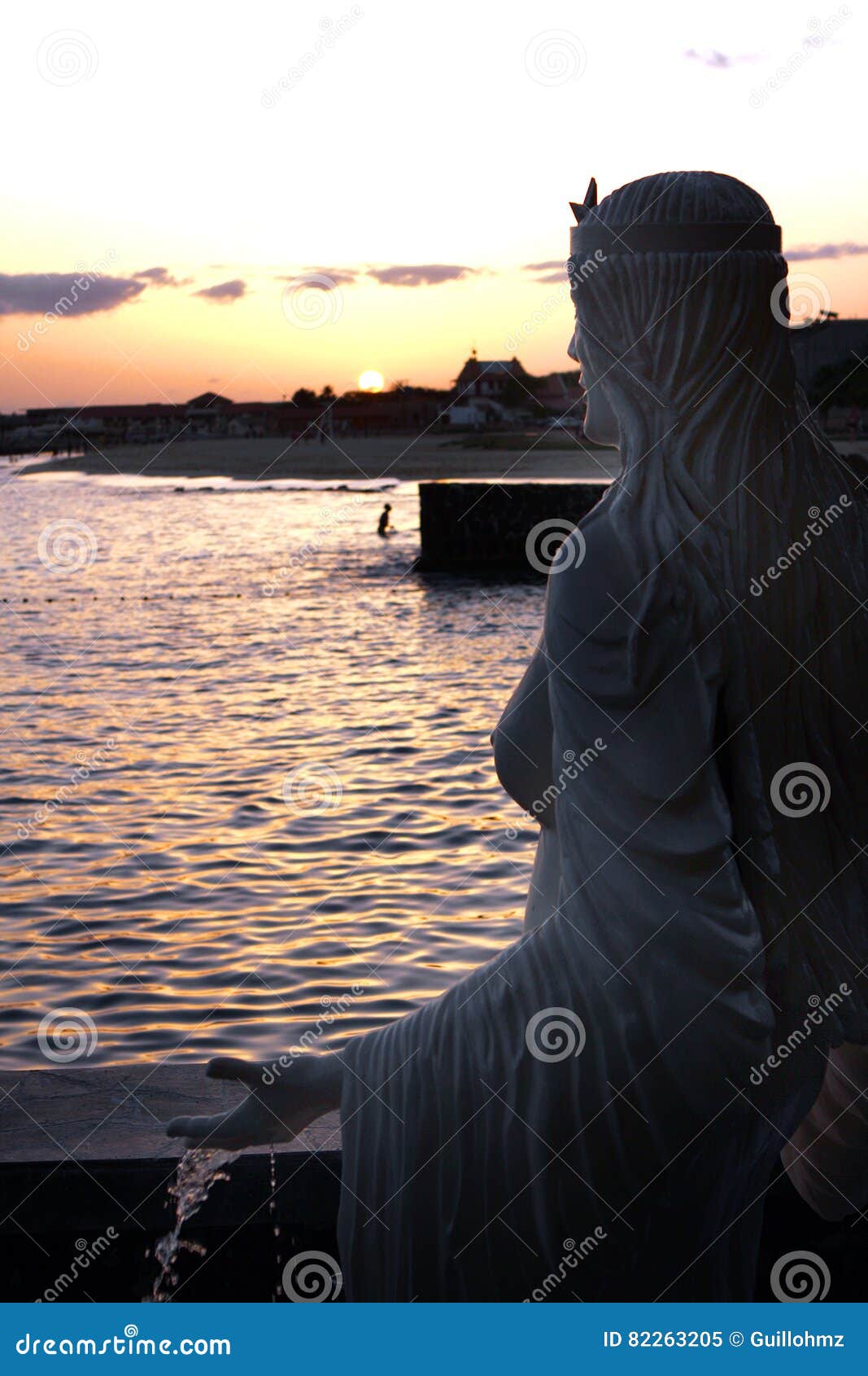 Yemanja imagen de archivo. Imagen de agua, sunset, diosa - 82263205