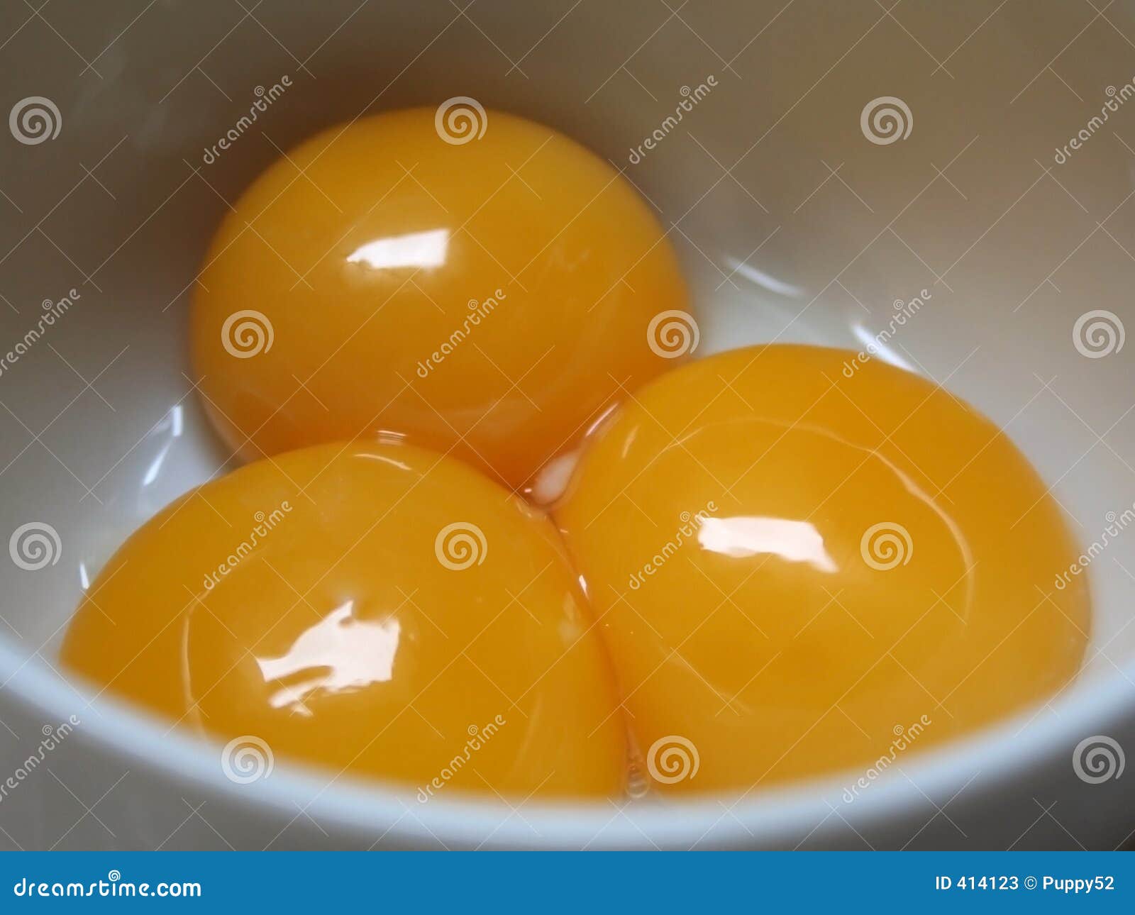 Yemas de huevo imagen de archivo. Imagen de hornada, yema - 414123