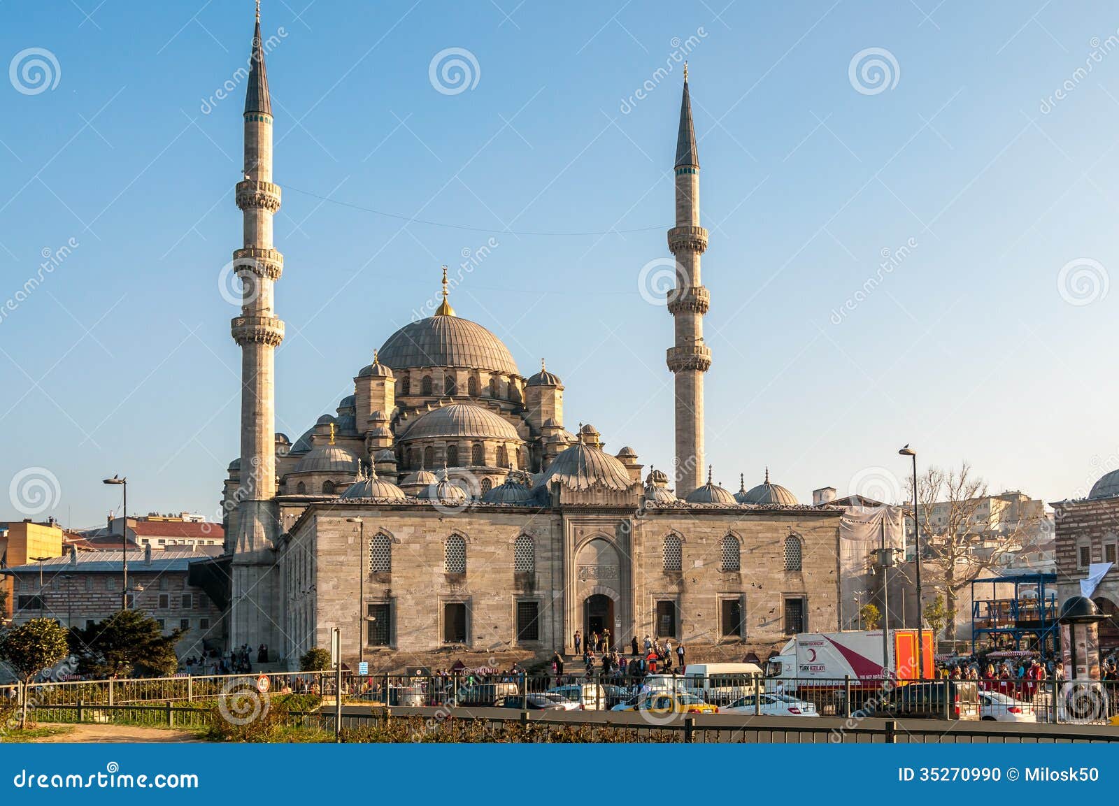 Yeni Cami, the New Mosque editorial image. Image of traveling - 35270990