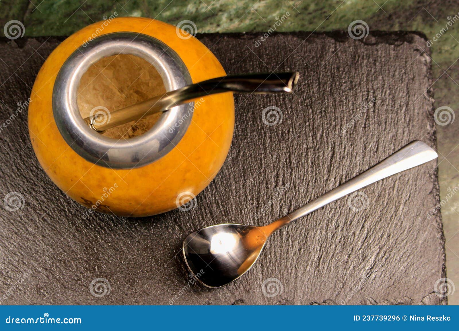 Yerba Mate. Bebida Tradicional Argentina Foto de archivo - Imagen de ...