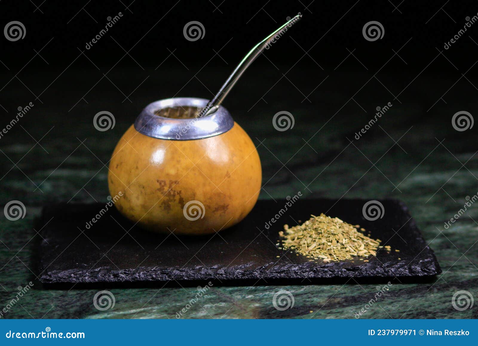 Yerba Mate. Bebida Tradicional Argentina Imagen de archivo - Imagen de ...