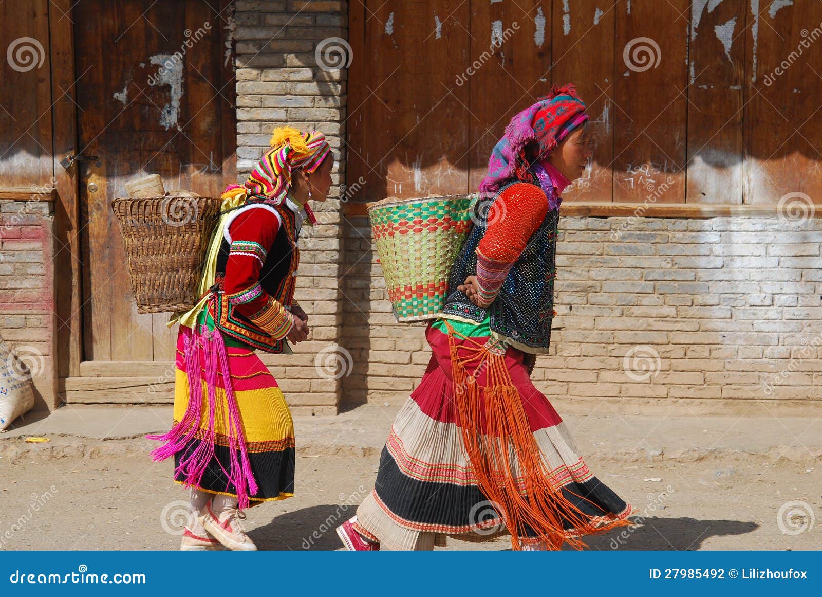 Yi People in Southwest China Editorial Photography - Image of clothes ...