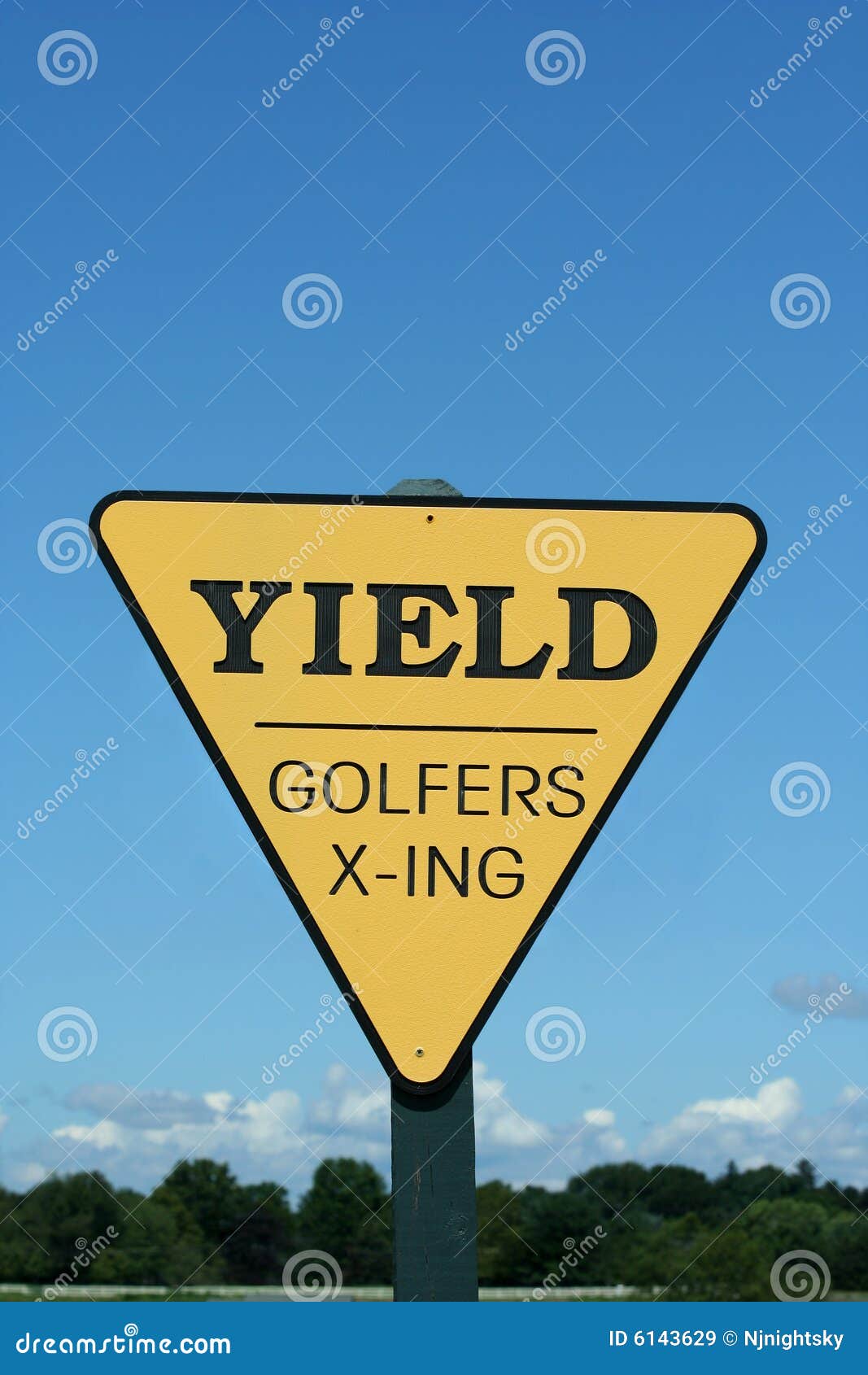 Yield Golfer Crossing Sign Picture. Image: 6143629