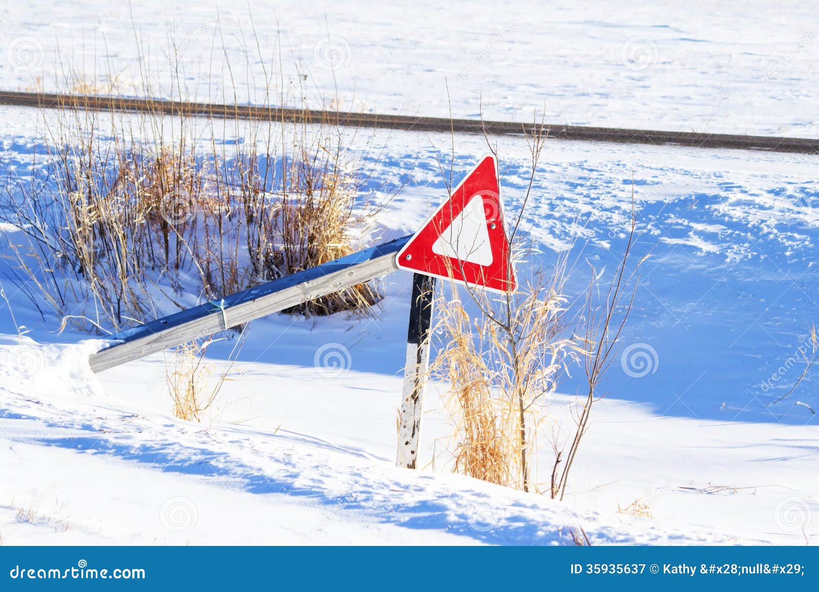 Yield Sign on a Broken Post Stock Image - Image of winter, yield: 35935637
