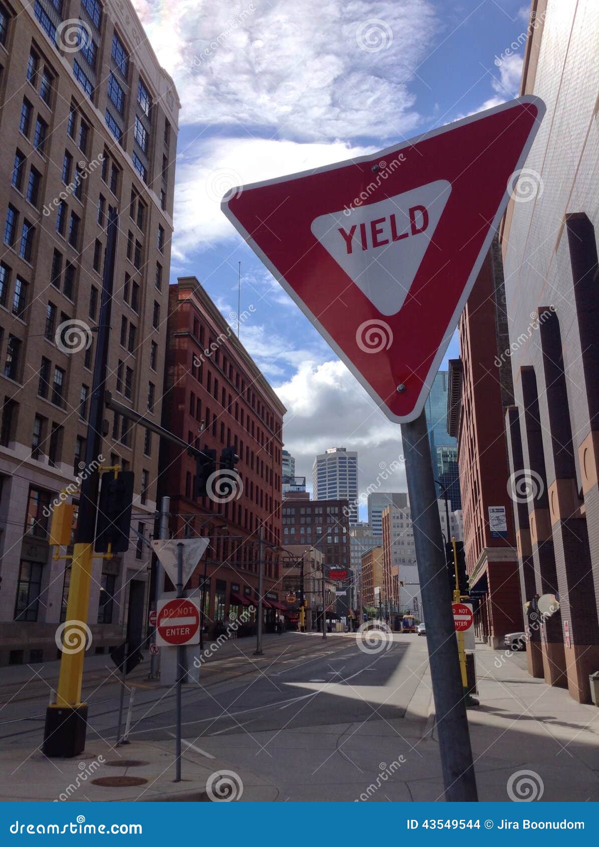 Yield stock photo. Image of metro, yield, sign, traffic - 43549544