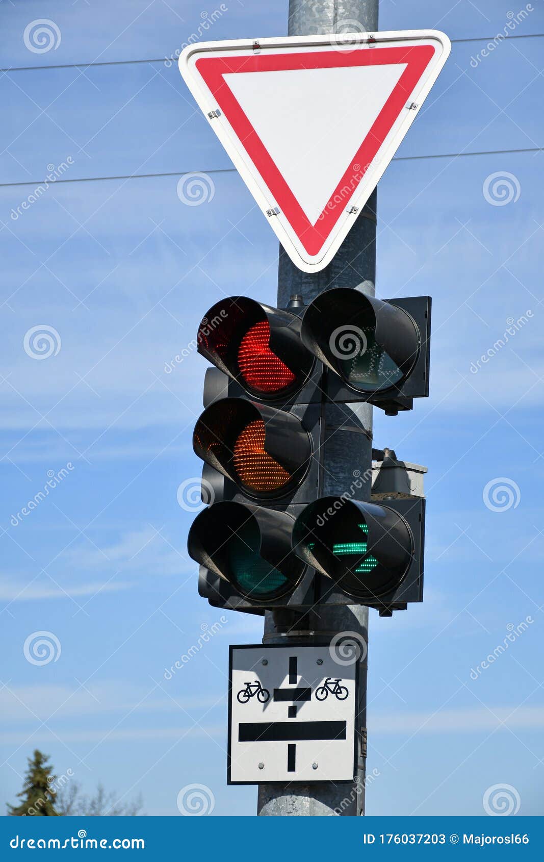 Yield Traffic Sign and Lights at the Road Crossing Stock Image - Image ...