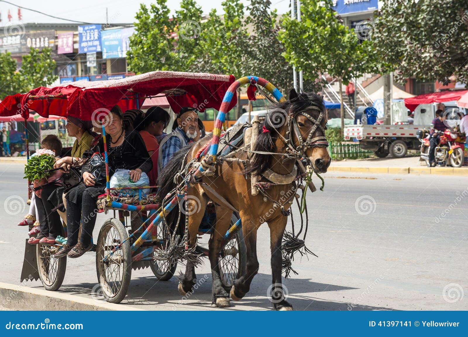 Yining county, Xinjiang editorial photo. Image of carriage - 41397141
