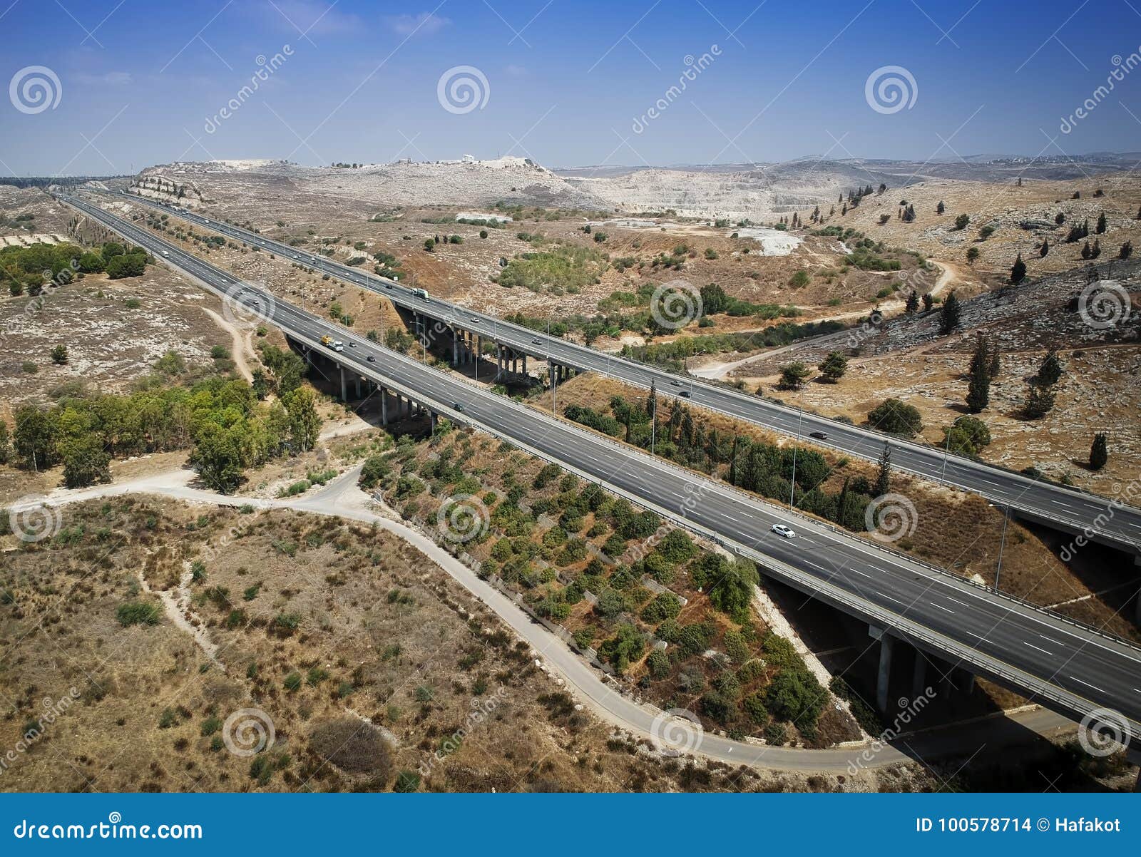 Yitzhak Rabin Highway photo stock. Image du infrastructure - 100578714