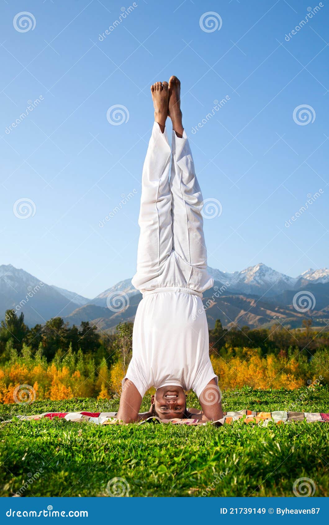 Man Without Head Standing Catching Pose Visual Human.Covid-19 Corona ...