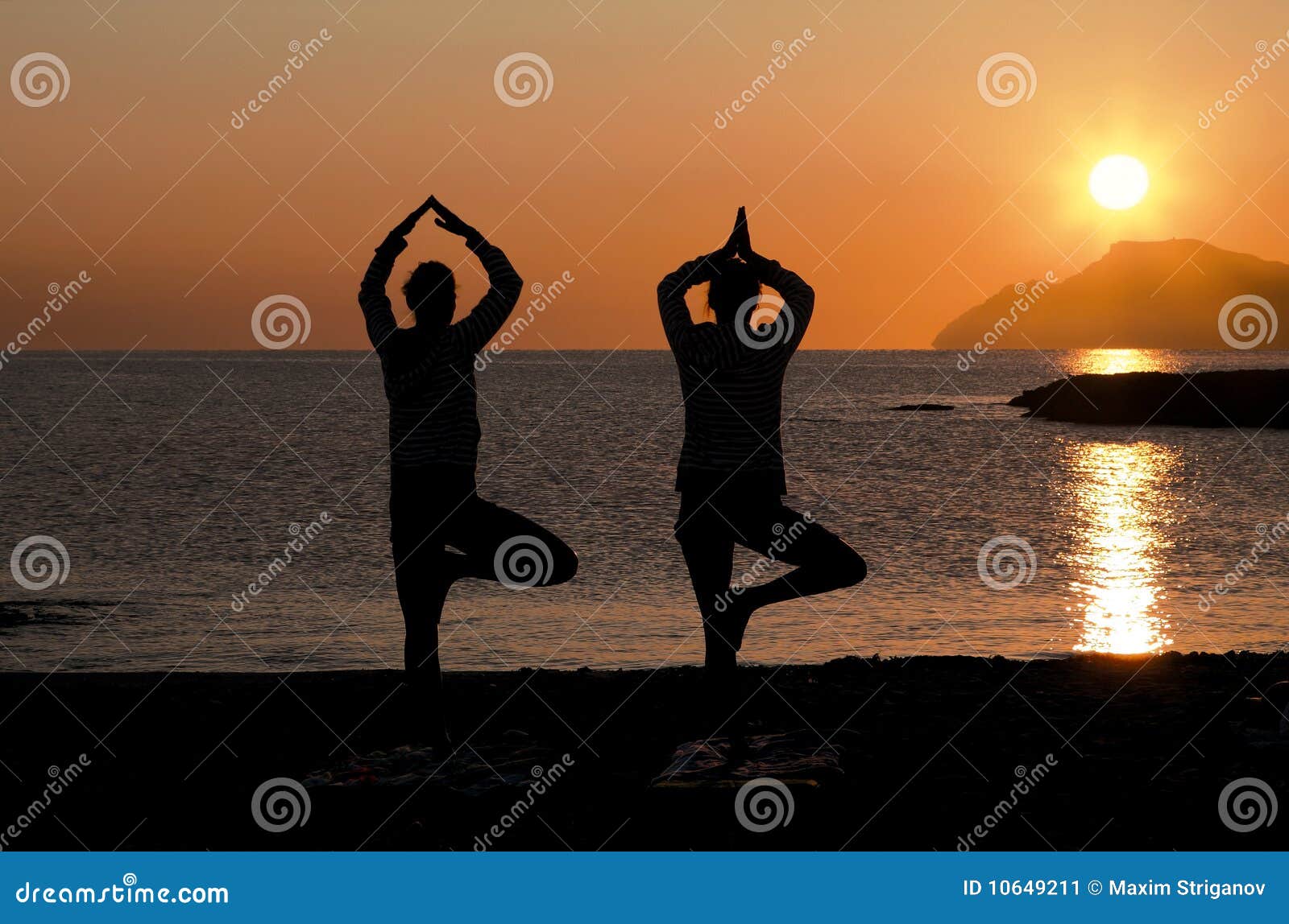 Yoga at sunset stock image. Image of freshness, person - 10649211
