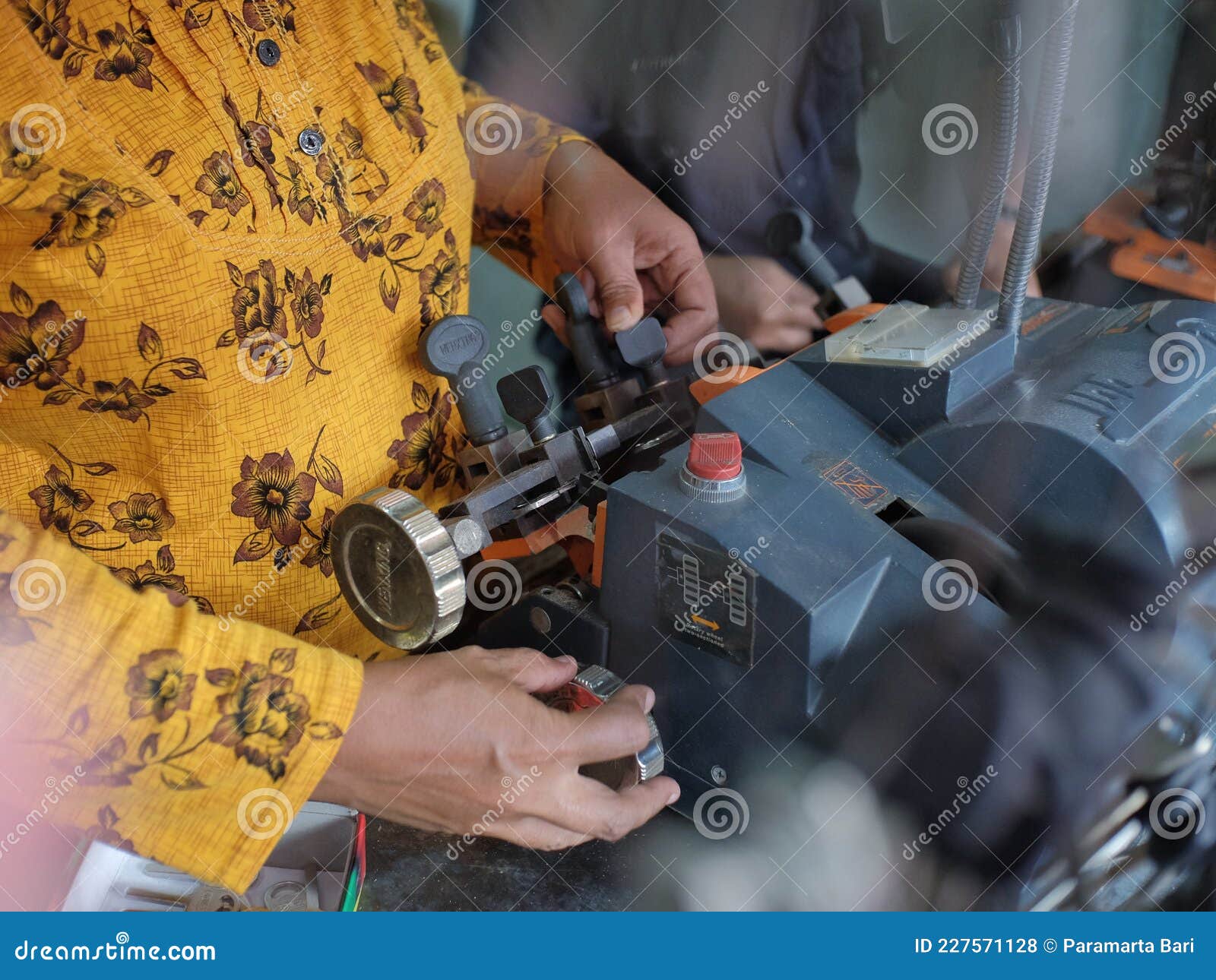 Old Key Duplicating Machine Editorial Image | CartoonDealer.com #65487916