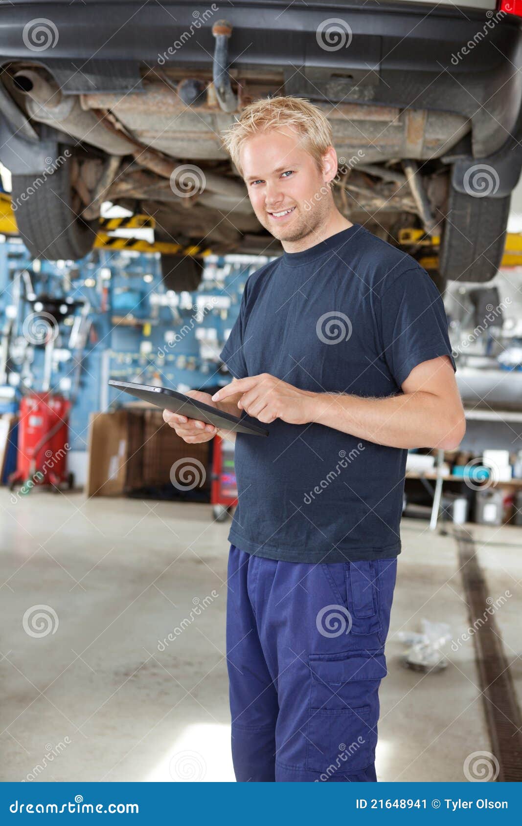 Yong Mechanic with Digital Tablet Stock Image - Image of tools, repair ...