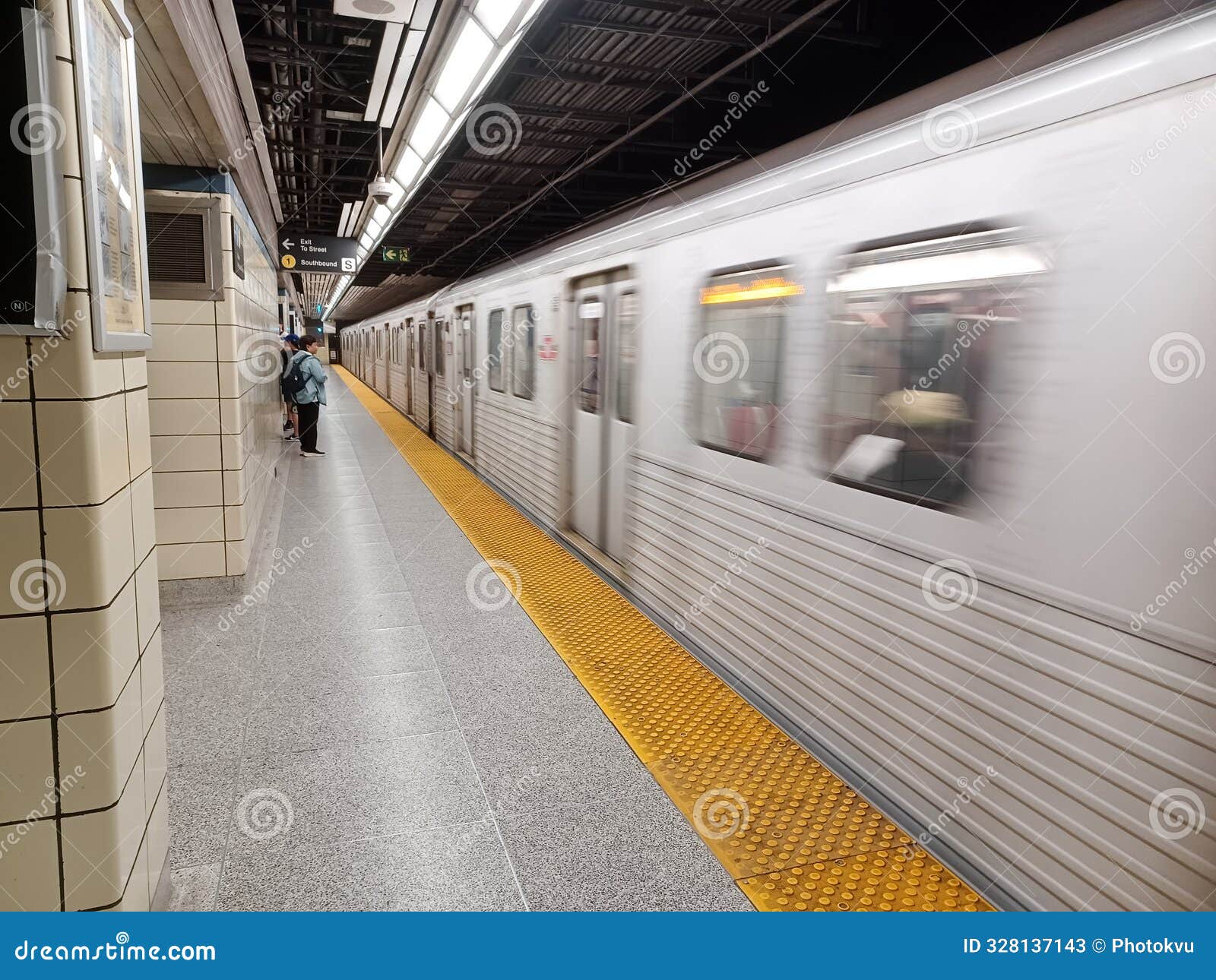 Yonge Subway Station Interior View Editorial Stock Photo - Image of ...