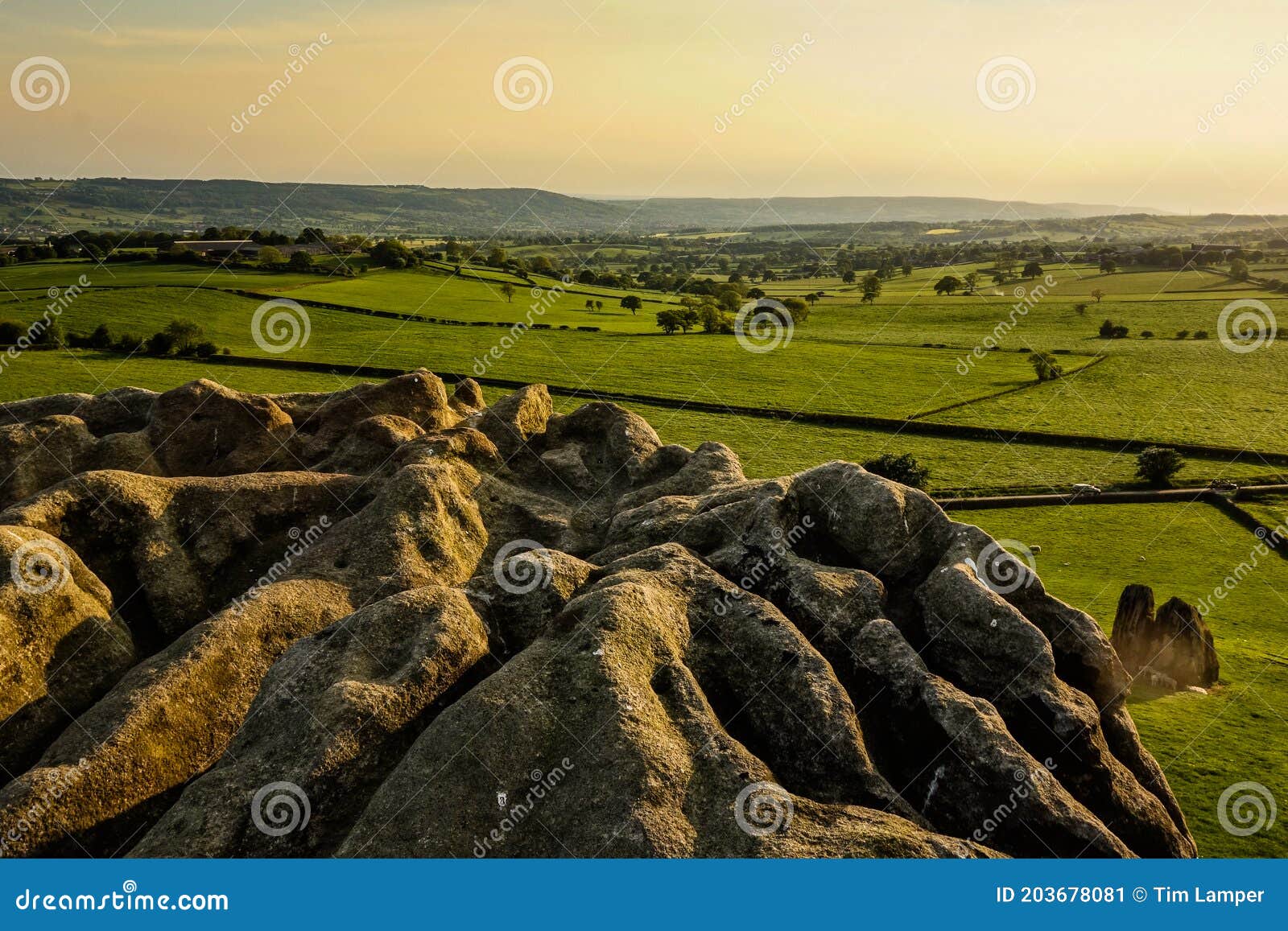 Yorkshire Gritstone at Almscliffe Cragg Stock Image - Image of outdoors ...