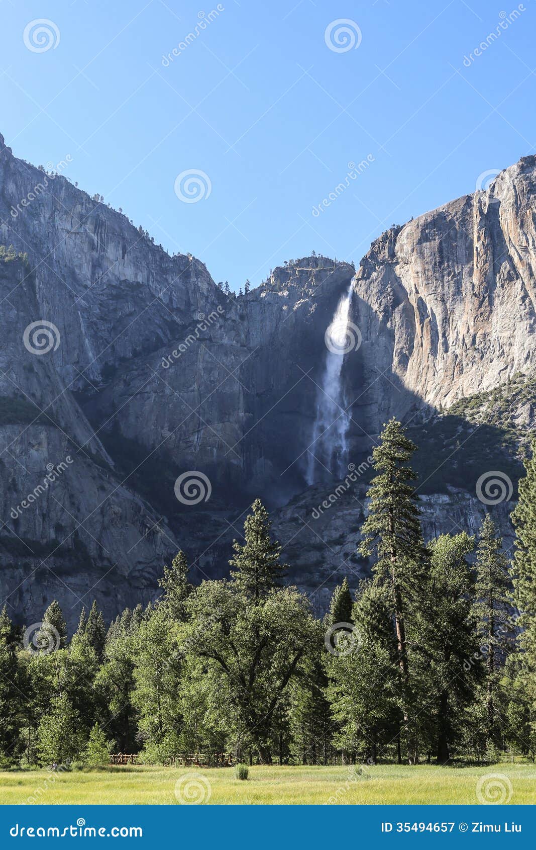 Yosemite valley Fall stock image. Image of hiking, cascade - 35494657