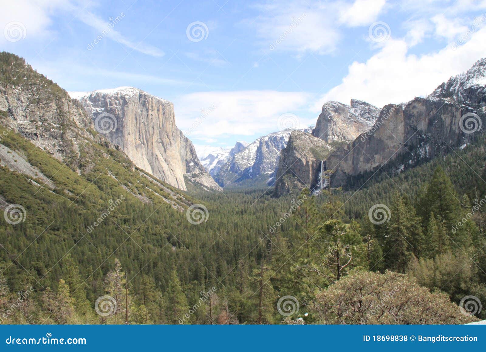 Yosemite Valley from Tunnel View in Yosemite NP Stock Photo - Image of ...