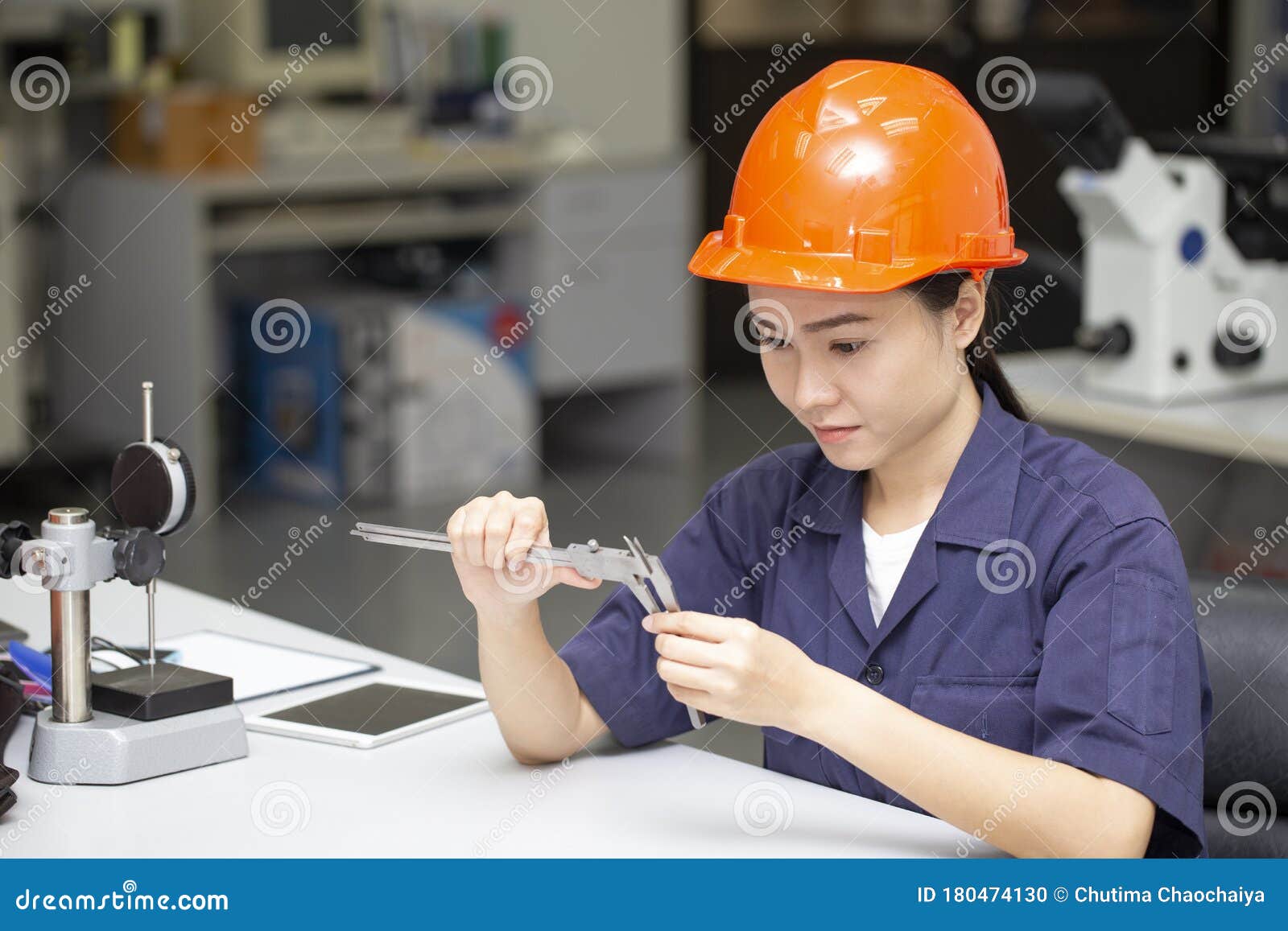 Close Up Young Asian Woman Engineer Using Vernier Height Gauge ...
