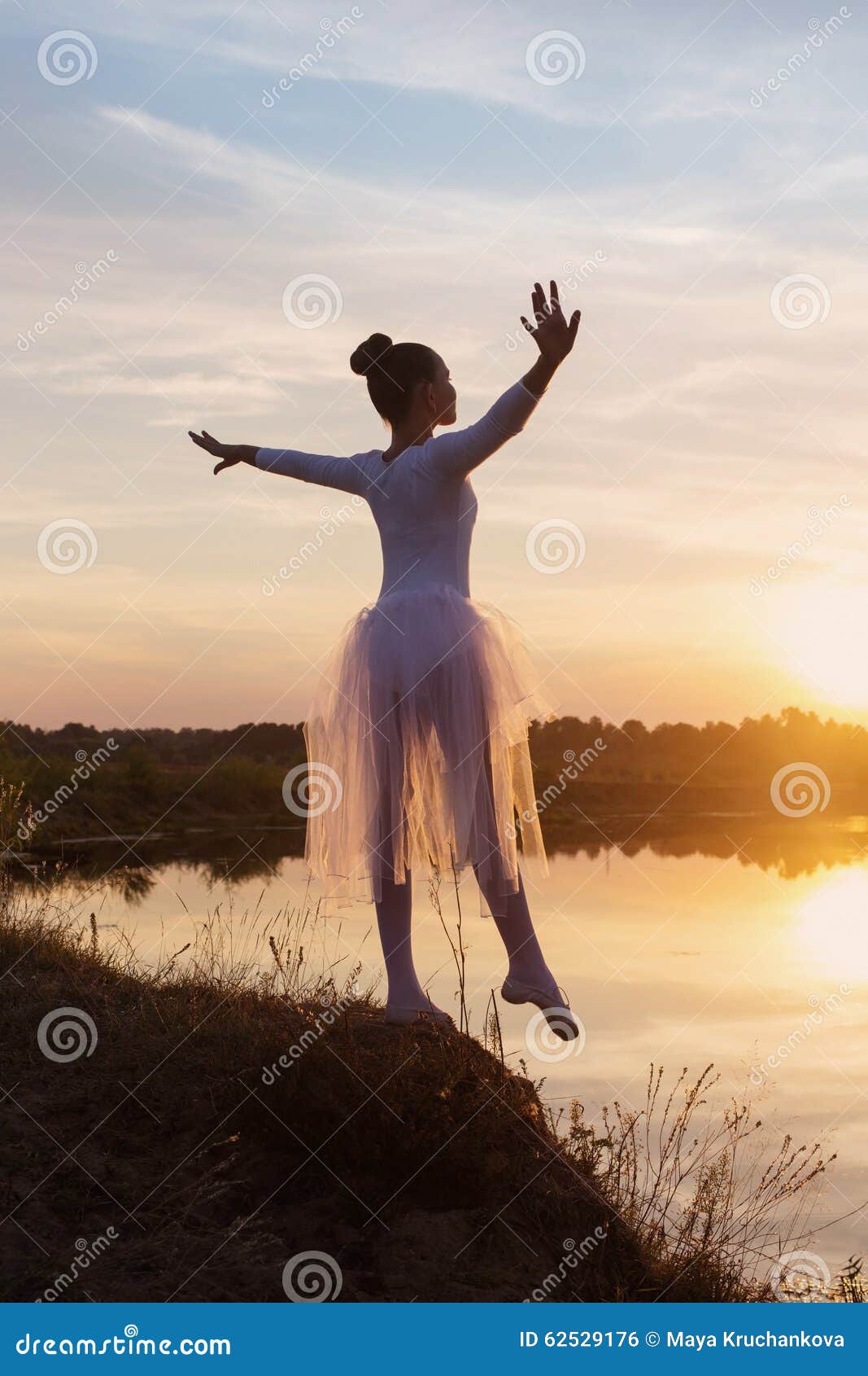 Young Ballet Dancer at Sunset Stock Photo - Image of enjoyment, dance ...
