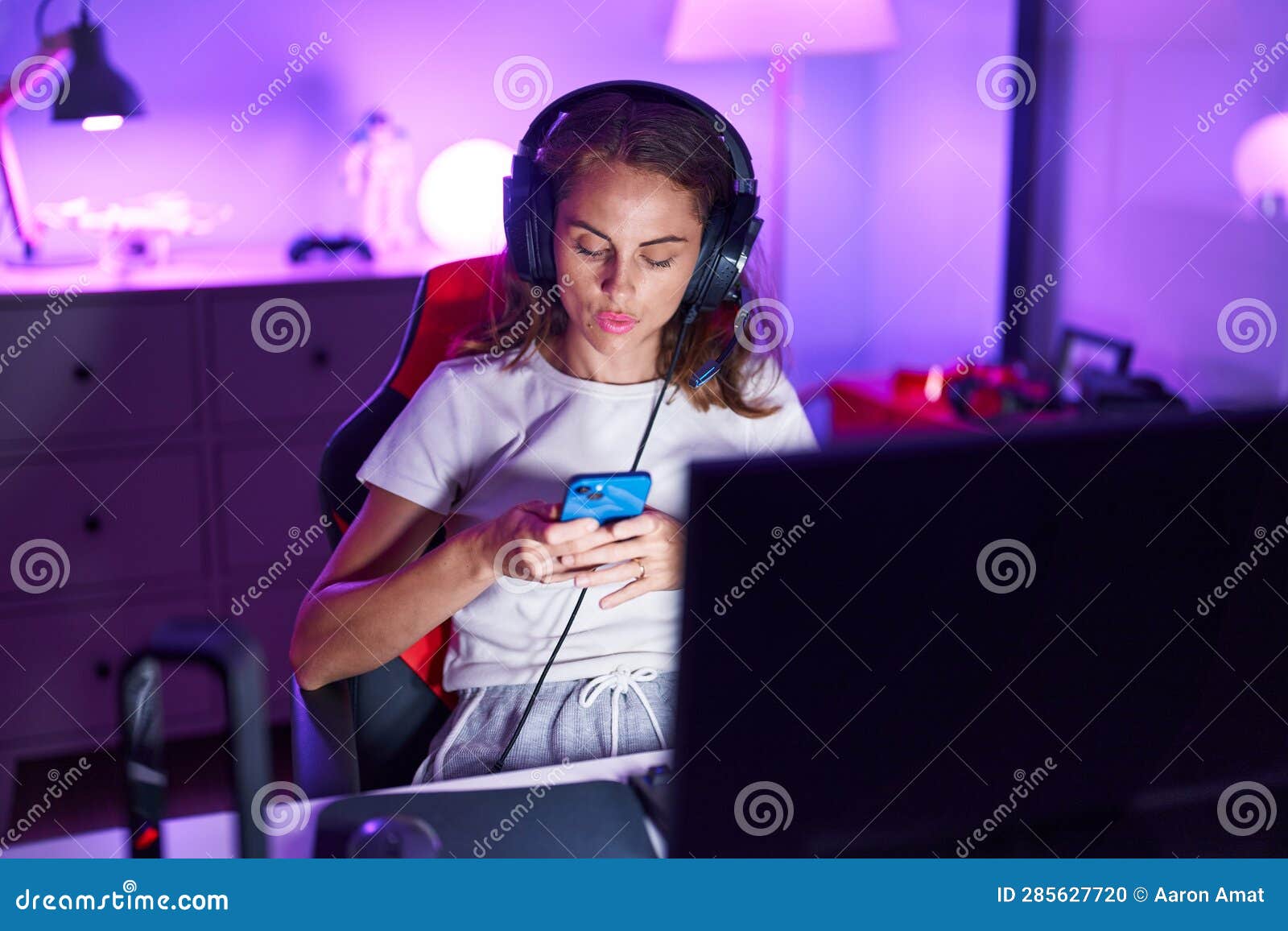 Young Beautiful Hispanic Woman Streamer Using Computer and Smartphone ...