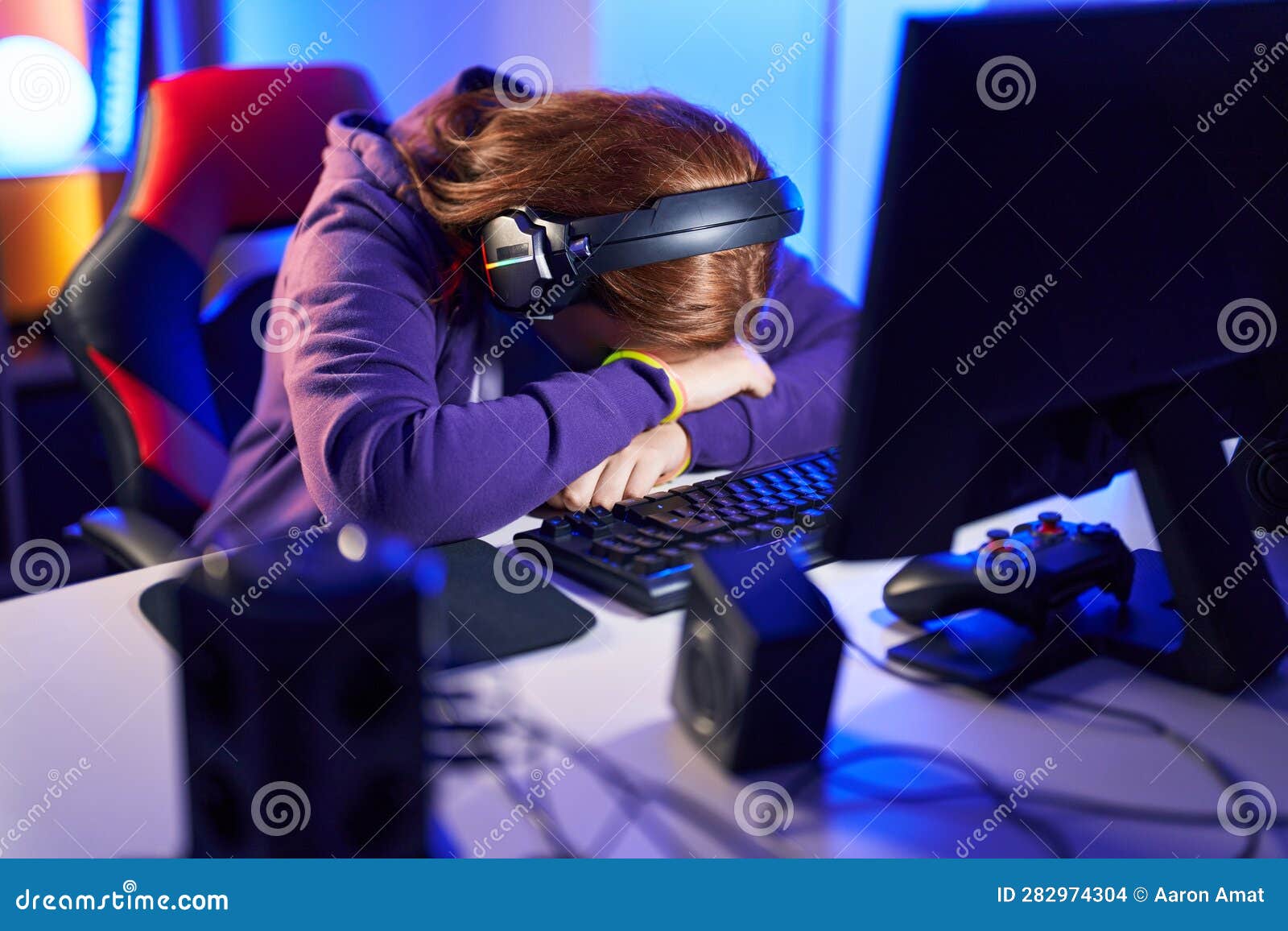 Young Beautiful Plus Size Woman Streamer Stressed Using Computer at ...