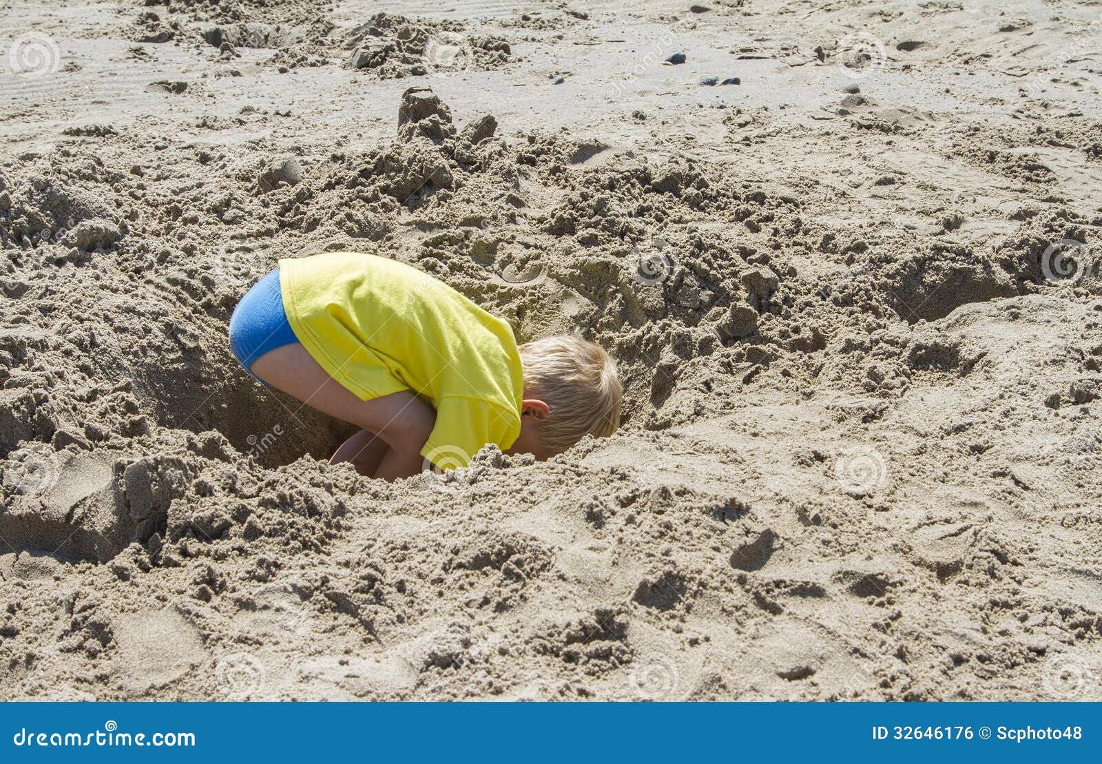 Young Blond Boy Digging a Hole Stock Photo - Image of ocean, summer ...