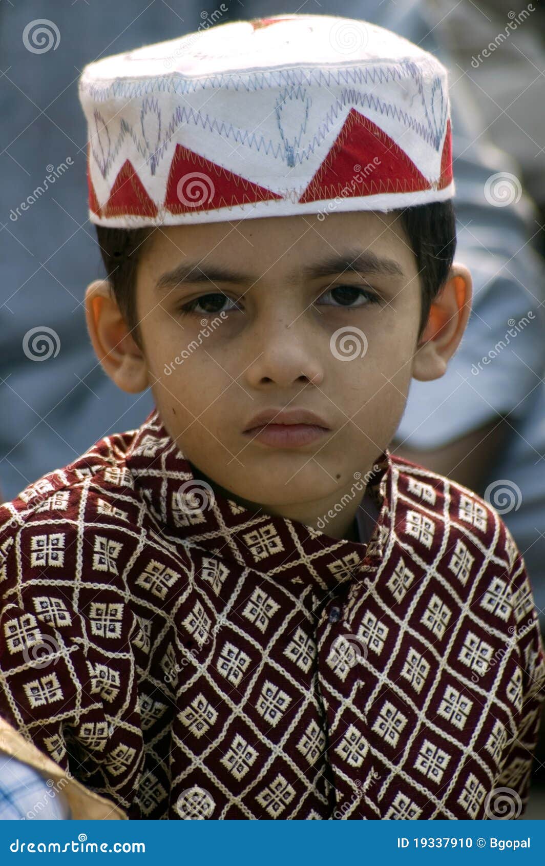 A young boy at Id prayers editorial image. Image of adults - 19337910