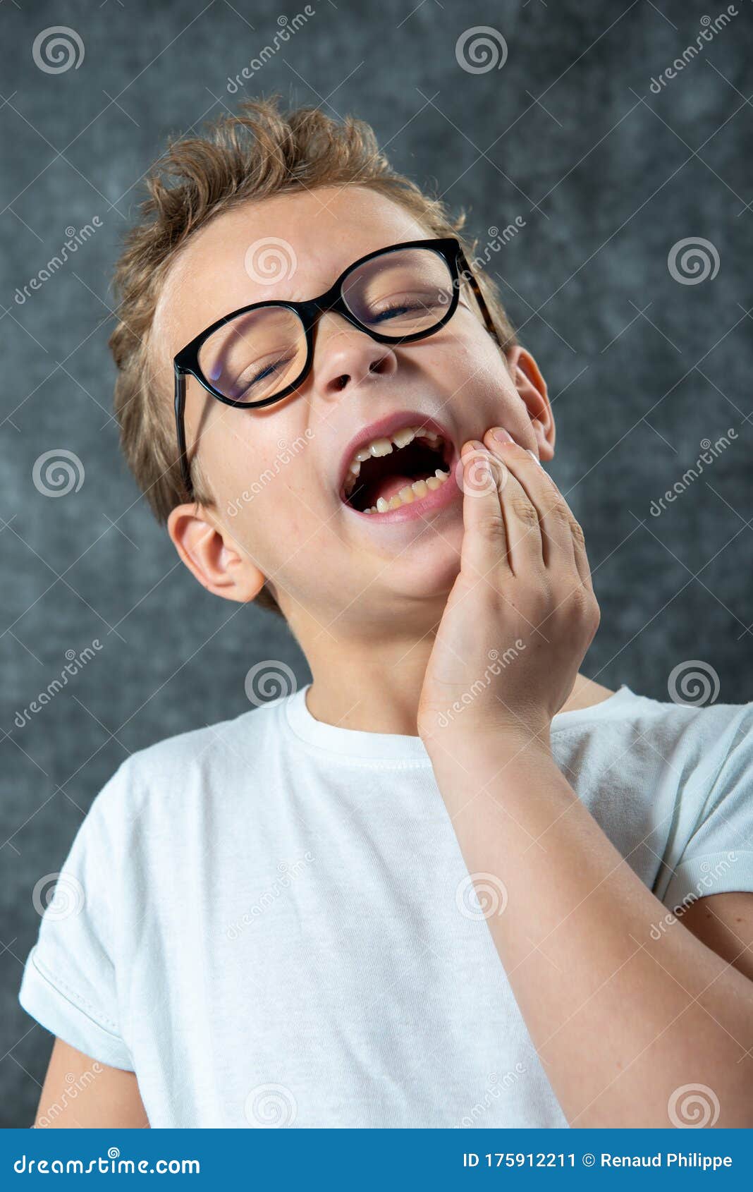 Young boy with toothache stock image. Image of dental - 175912211