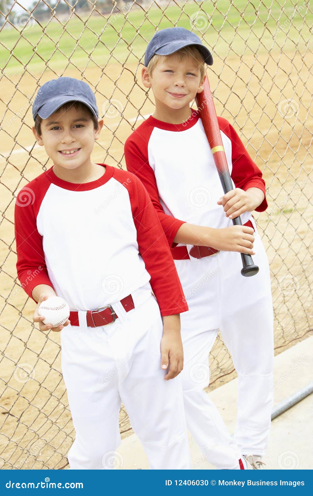 Young Boys Che Gioca Baseball Fotografia Stock - Immagine di verticale ...