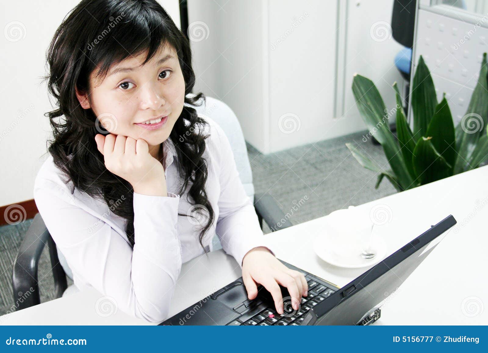 Young Business Women Working with Laptop Stock Image - Image of indoor ...