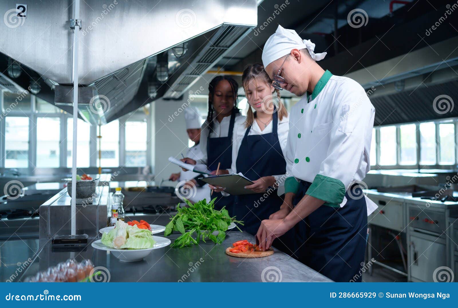 Young Chef, University Professor is Passing on the Knowledge of Cooking ...