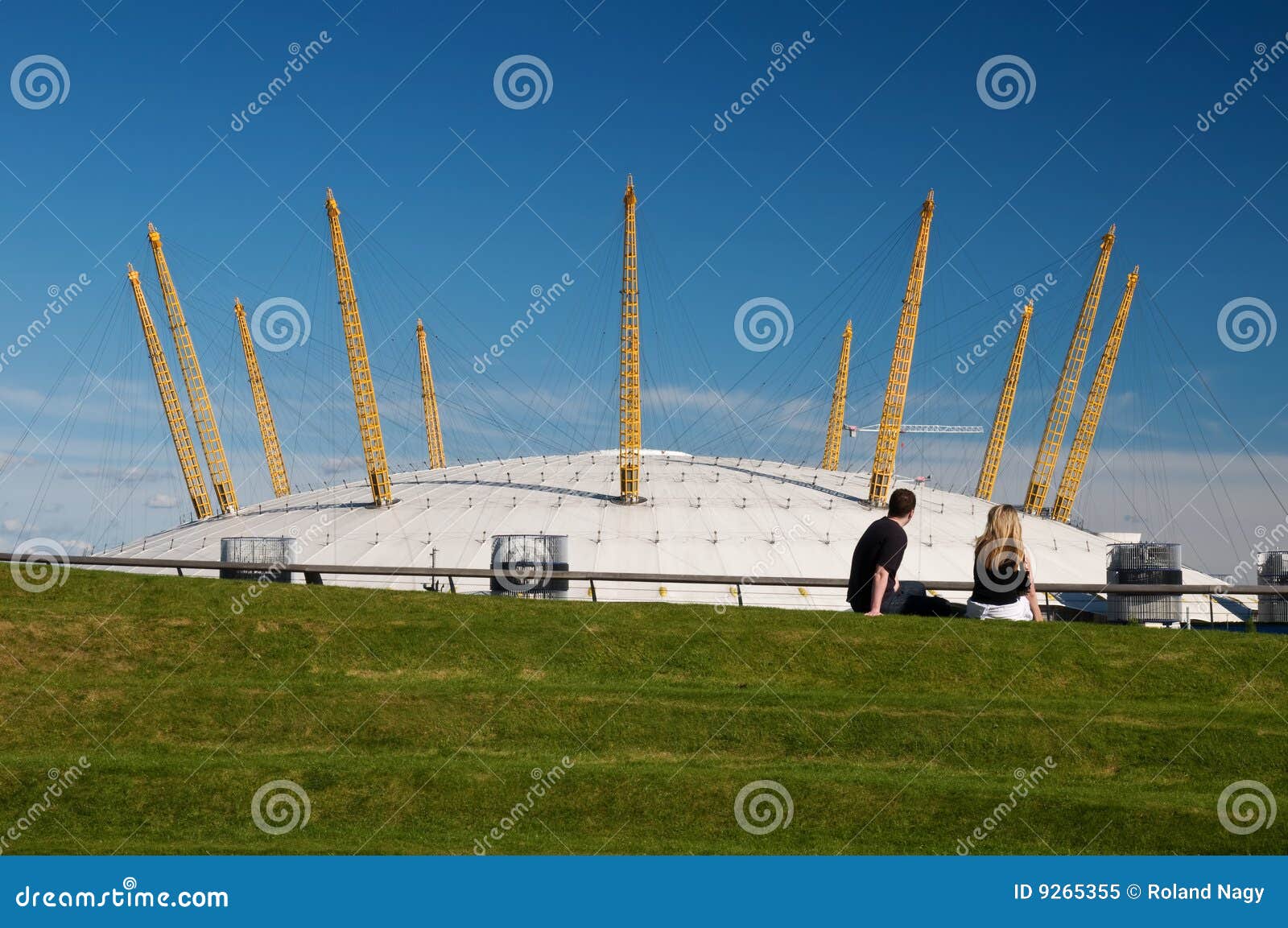 Young Couple at the O2 Arena. Editorial Image - Image of landmark ...