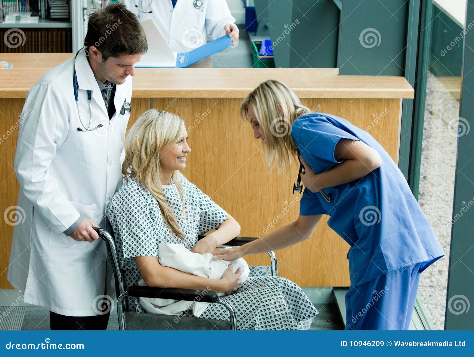 Young Doctor Speaking with a Patient Stock Image - Image of chat ...