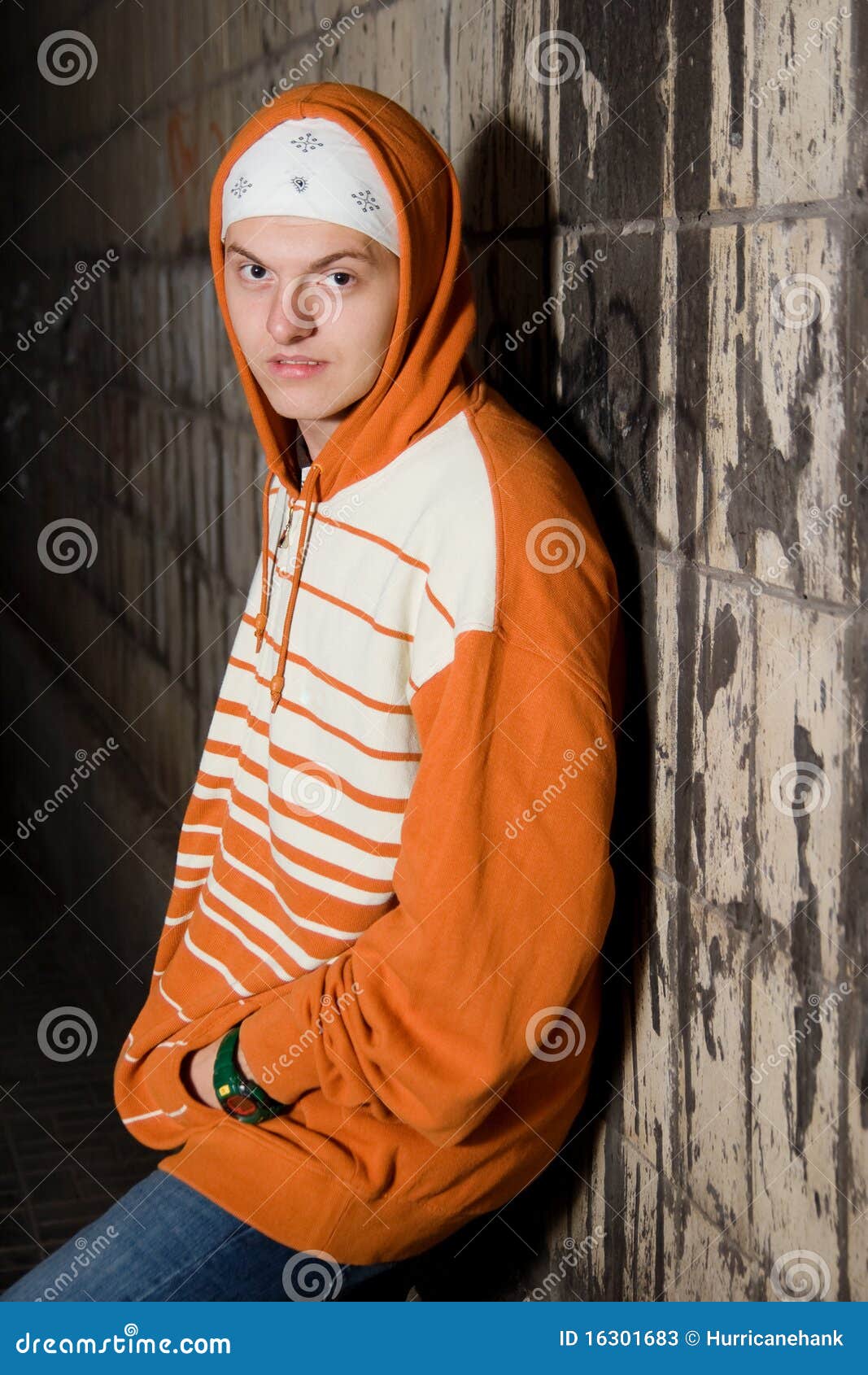 Young drug dealer at night stock image. Image of gang - 16301683