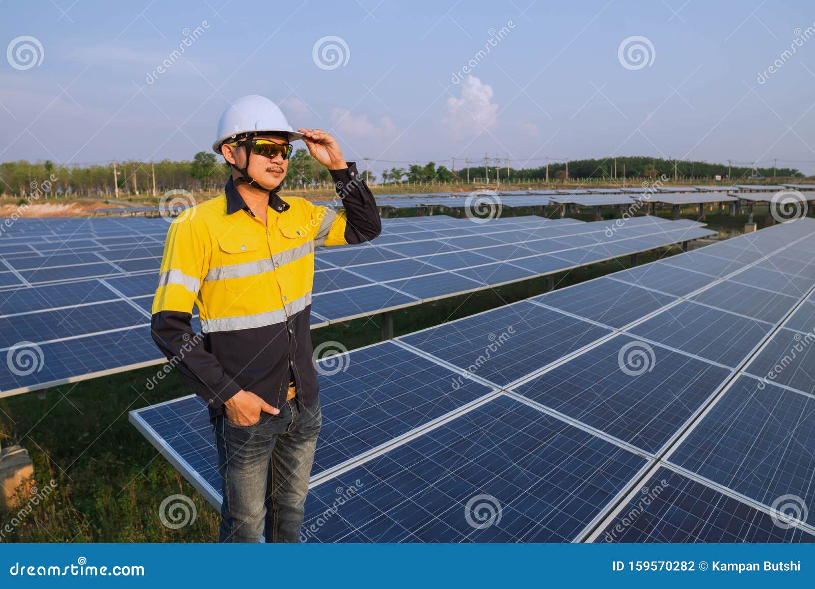 Young Engineers Who are Expert in Solar Power Generation Systems ...