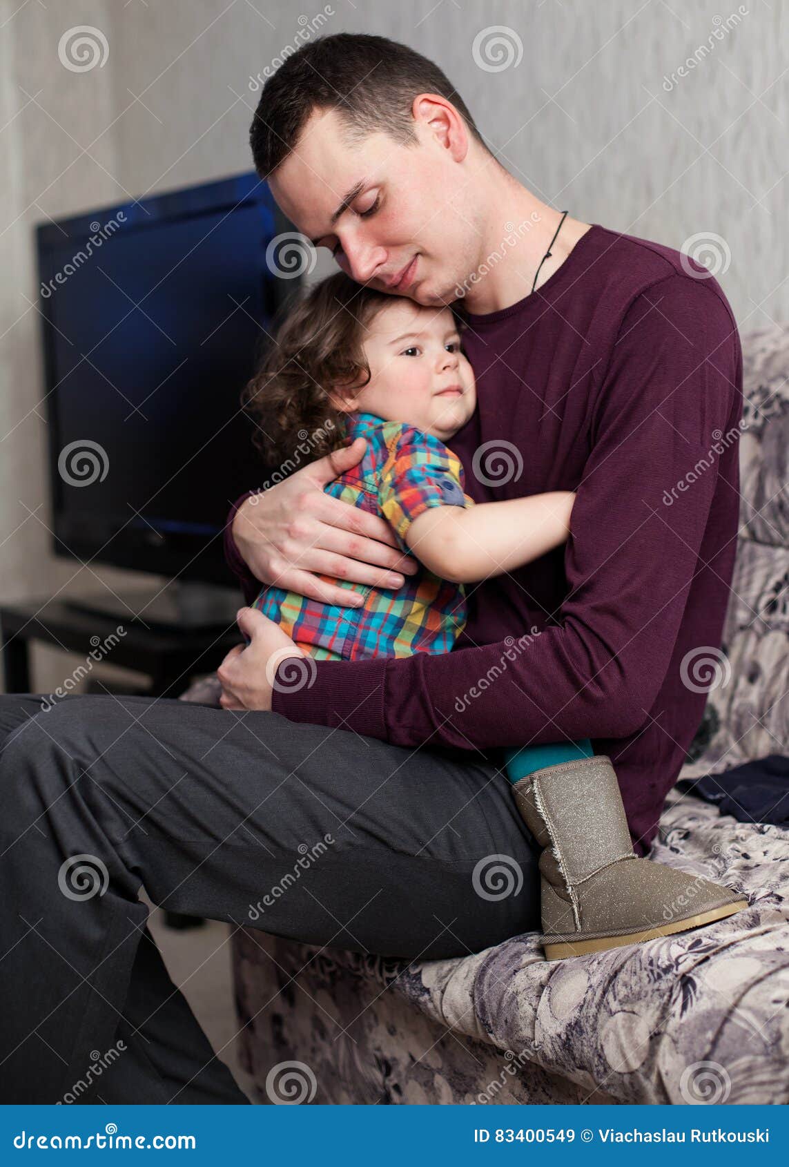 Young Father Hugging His Daughter Stock Image - Image of hugs, embrace ...