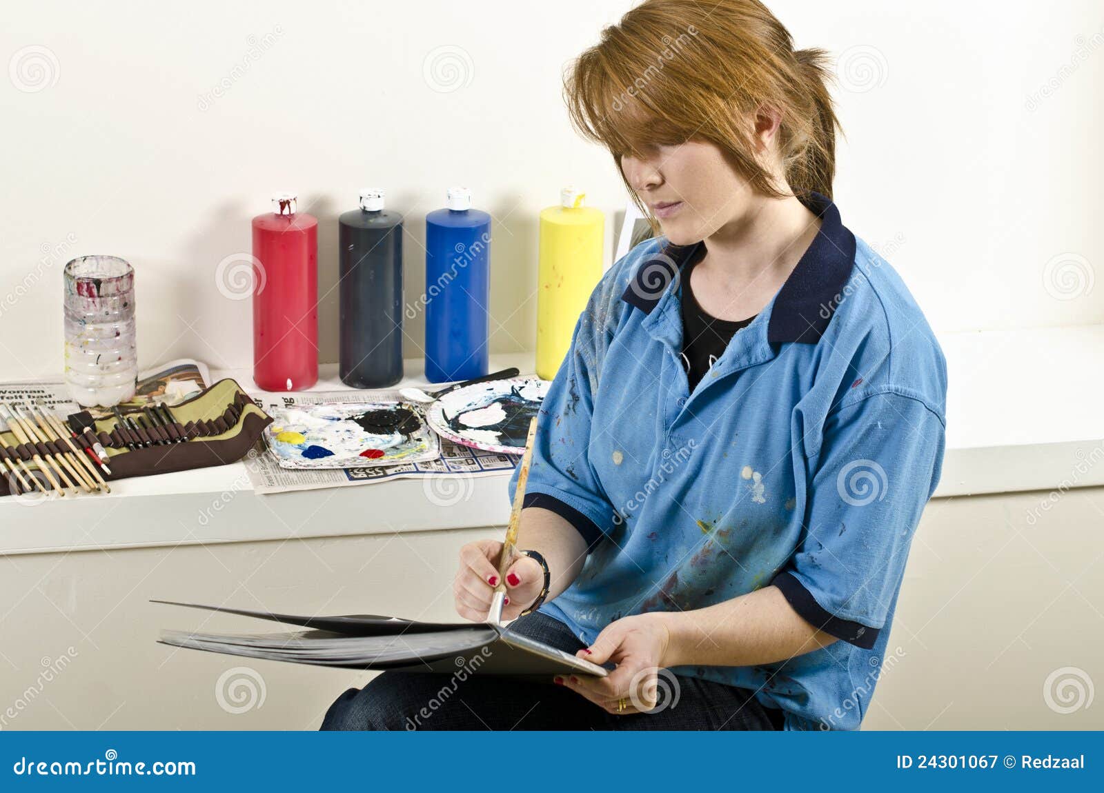 Young Female Artist at Work Stock Image - Image of paintbrush, happy ...