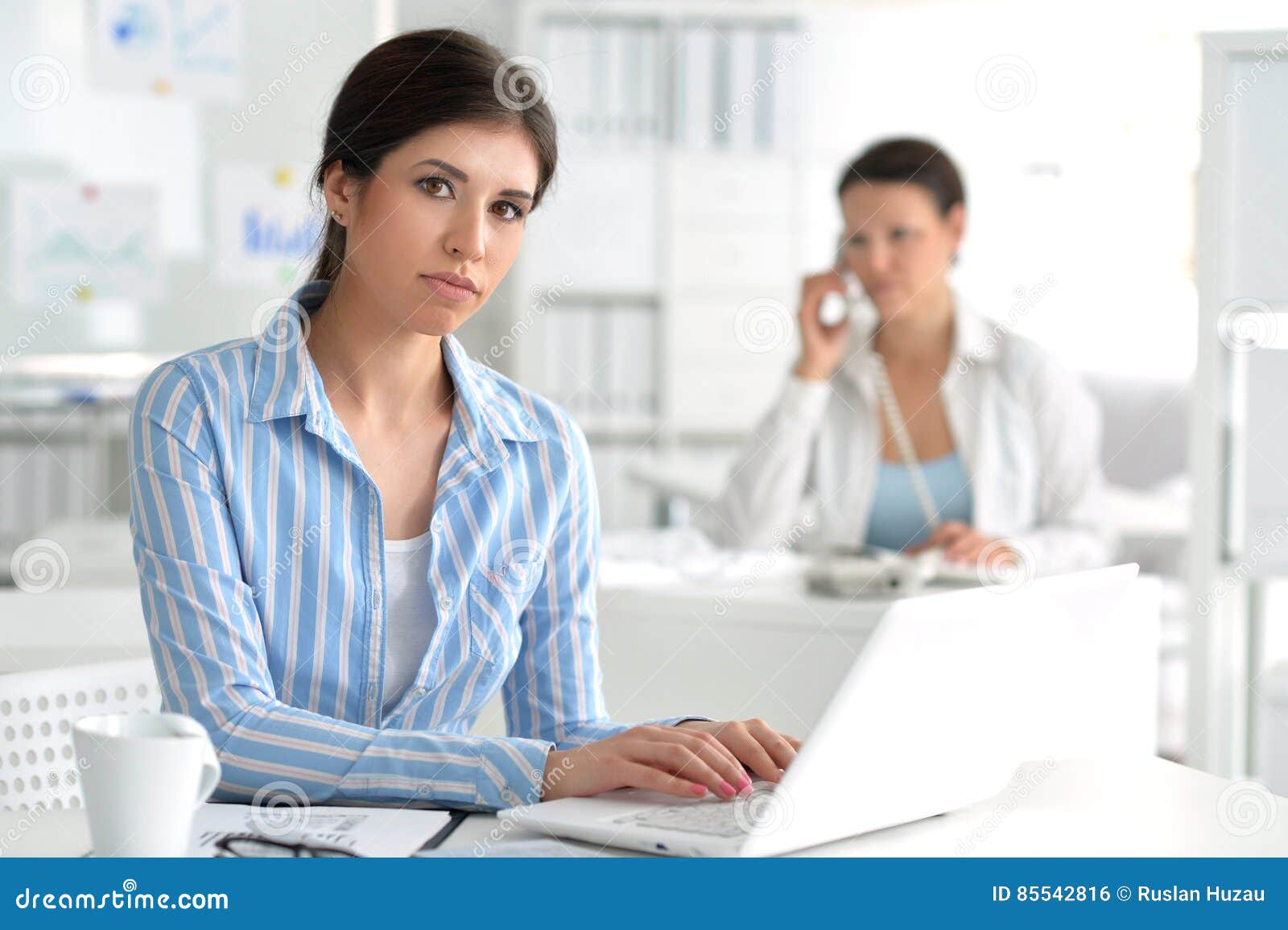 Young female office worker stock photo. Image of memory - 85542816