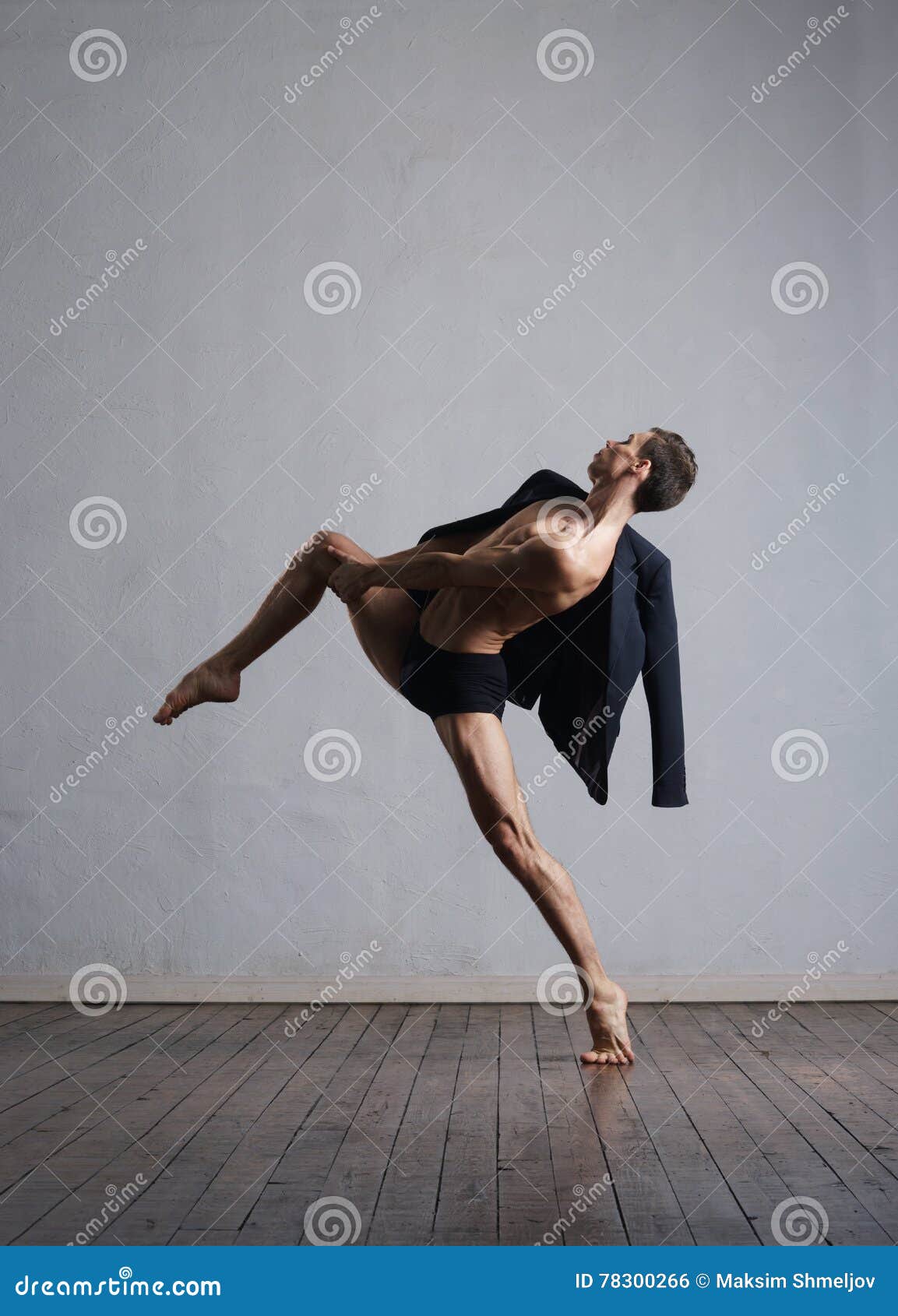 Young and Fit Modern Dancer Performing a Move Stock Photo - Image of ...