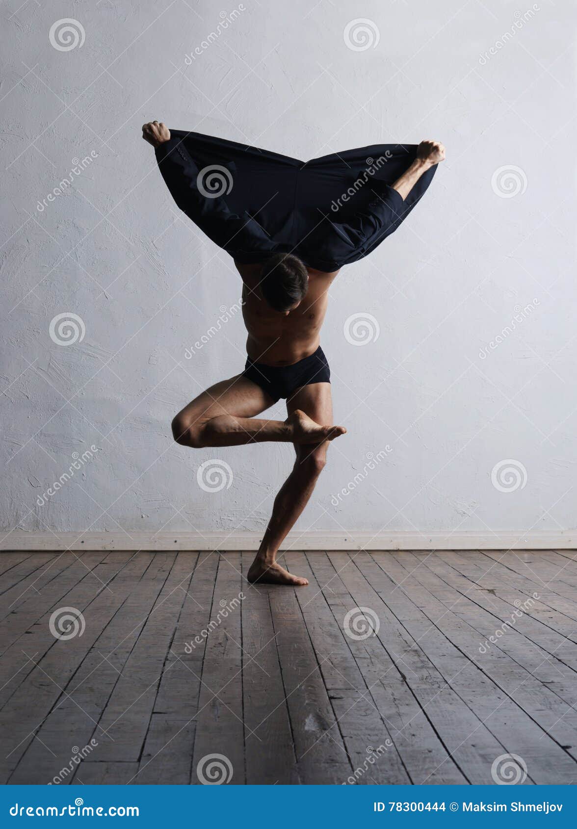 Young and Fit Modern Dancer Performing a Move Stock Photo - Image of ...