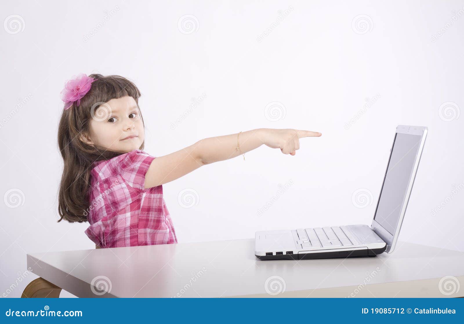 Young girl with computer stock photo. Image of leisure - 19085712
