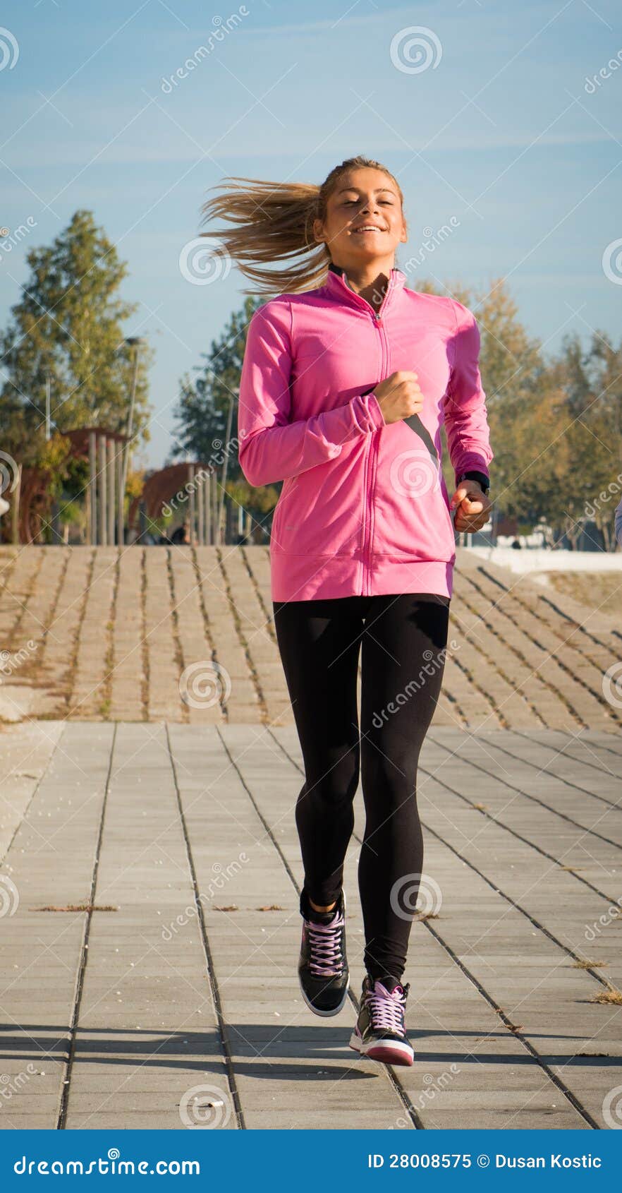 Young girl jogging stock image. Image of autumn, exercise - 28008575