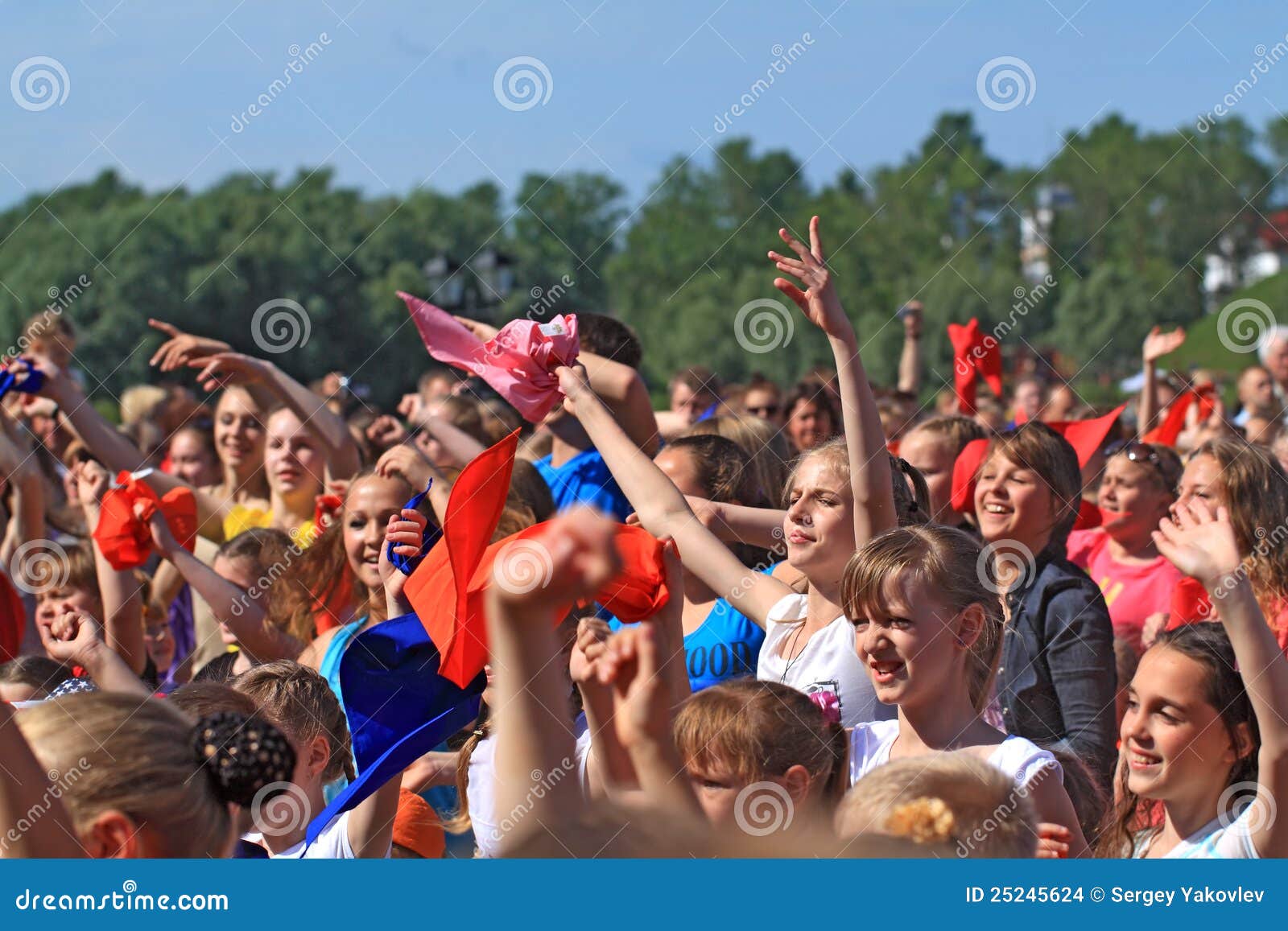 Young Girls Dance on Street Editorial Stock Image - Image of beauty ...
