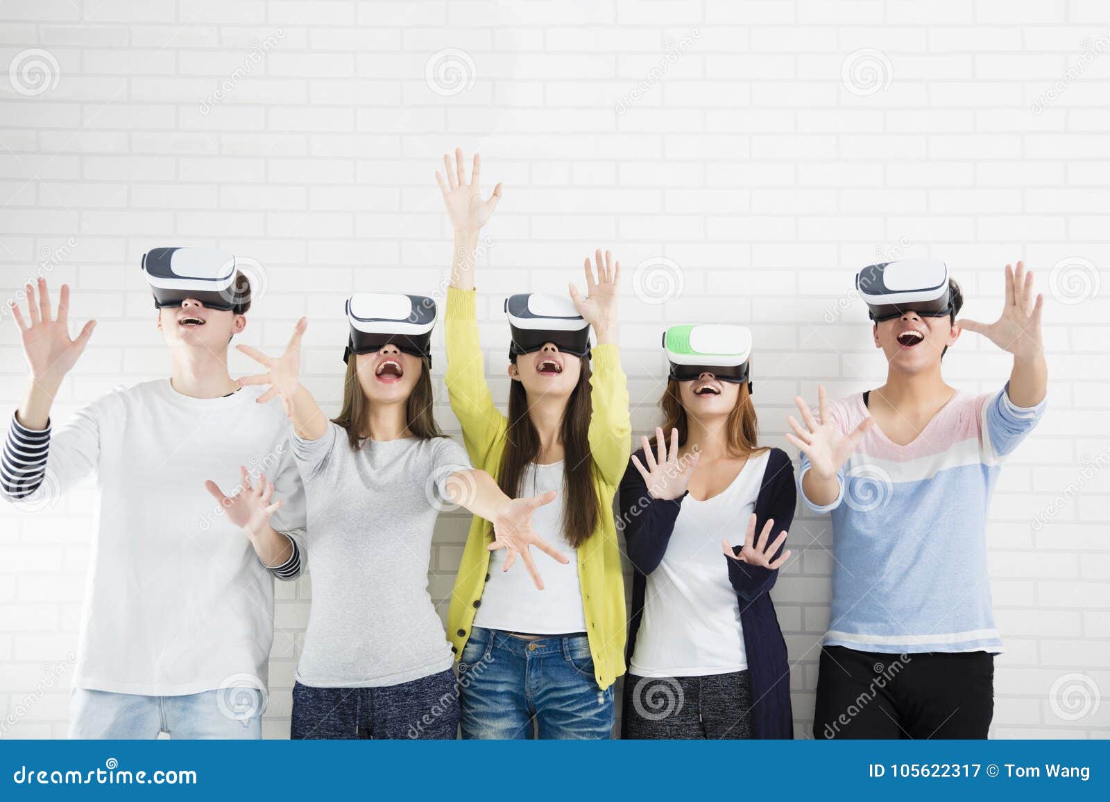 Young Group Having Fun with New Technology Vr Stock Image - Image of ...