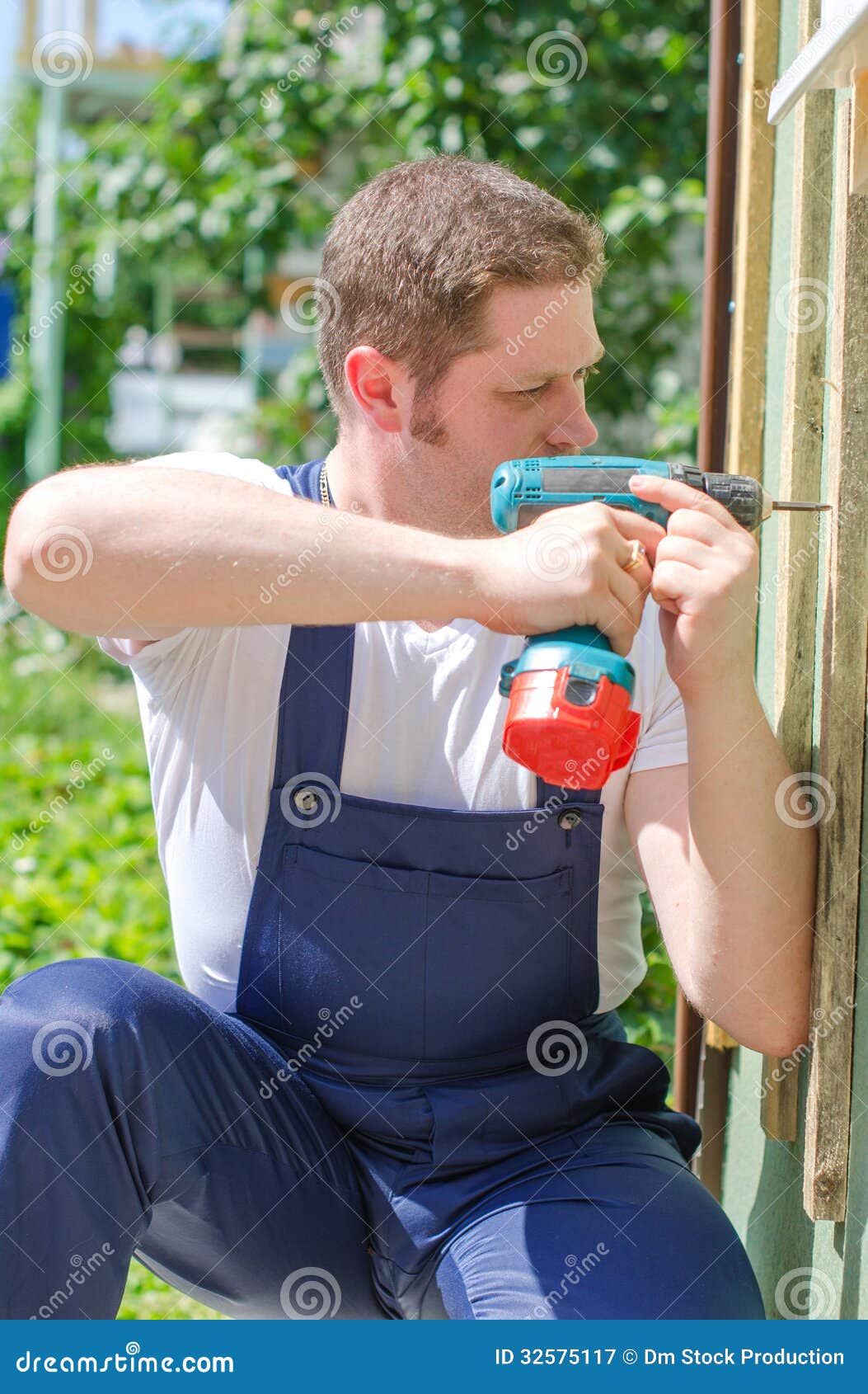 Young handsome handyman stock image. Image of carpenter - 32575117